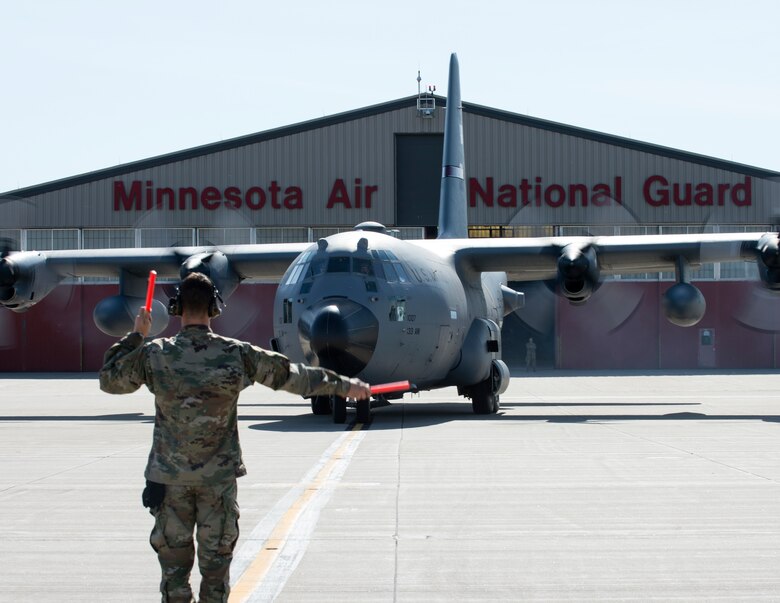 Picking Up Supplies > 133rd Airlift Wing > Article Display