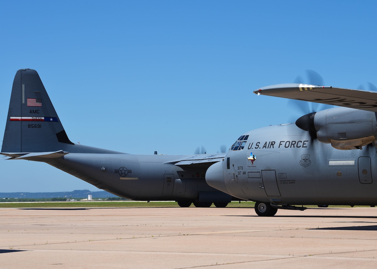 LRAFB, Dyess demonstrate agile combat airlift during JFE exercise ...