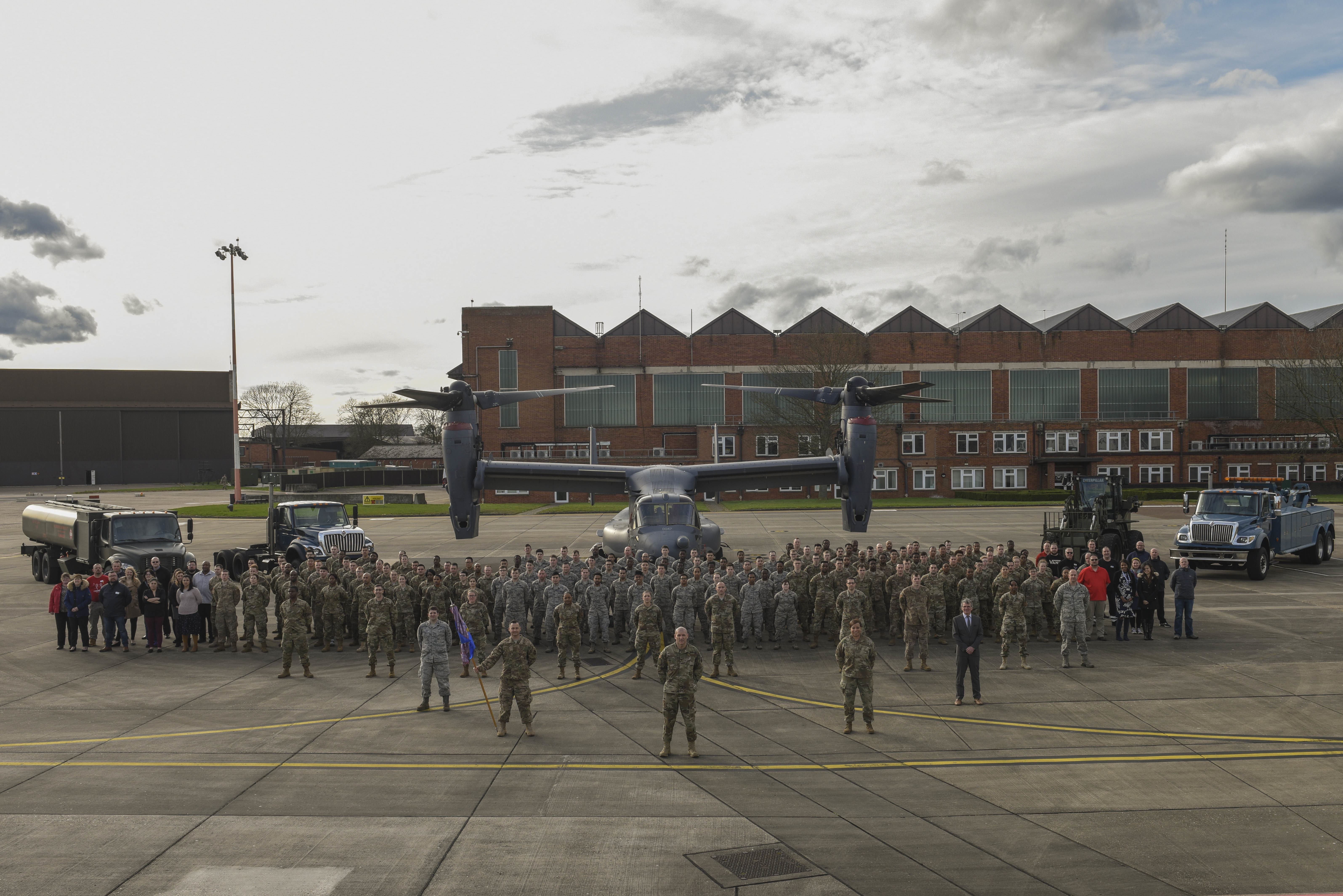 100th LRS works around the clock, rises to the top > Royal Air Force ...