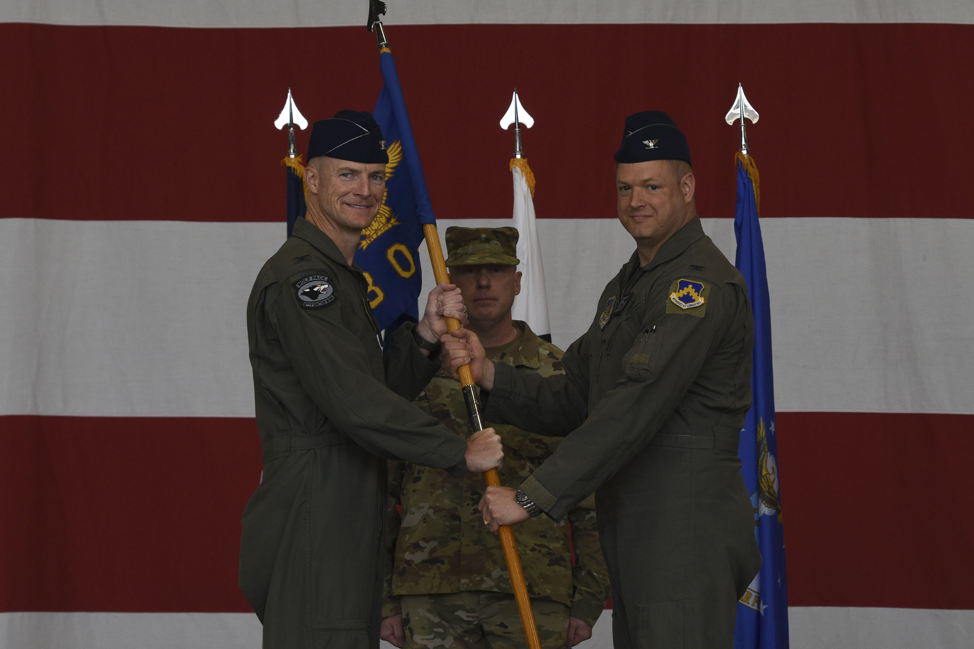 8FW commander hosts group changes of command > Kunsan Air Base ...
