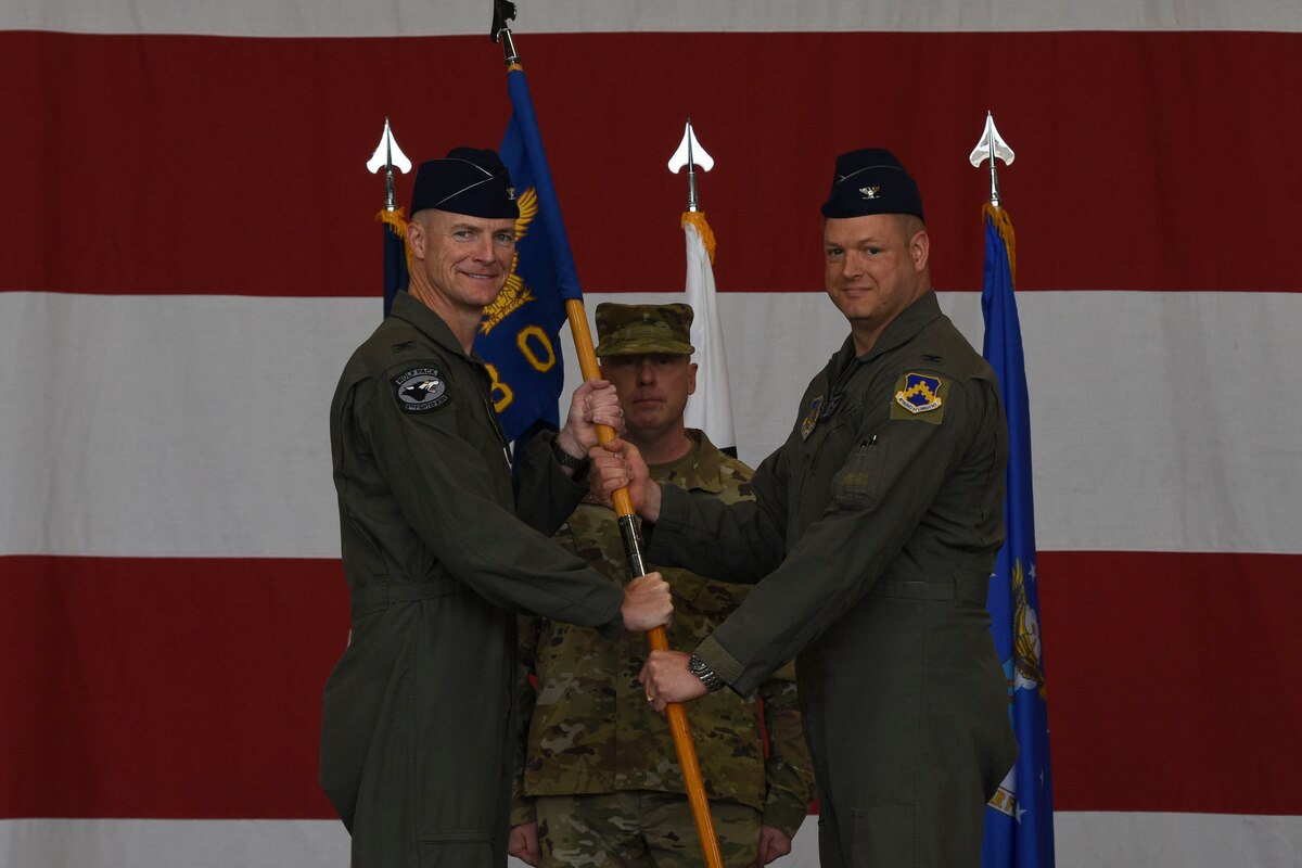8FW commander hosts group changes of command > Kunsan Air Base > Kunsan ...
