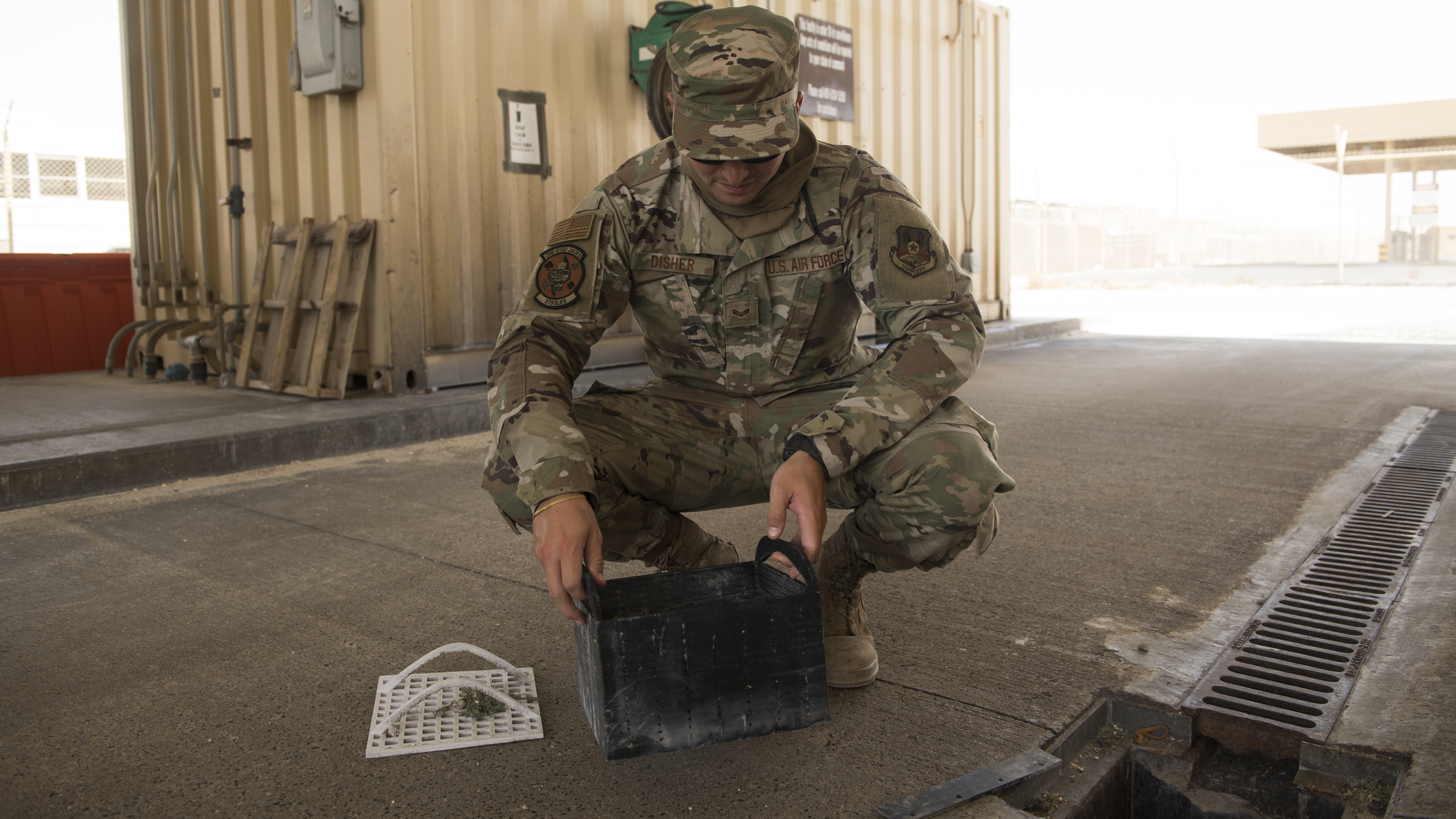 Wash rack innovation wins AFCENT Spark Tank competition > U.S. Air ...