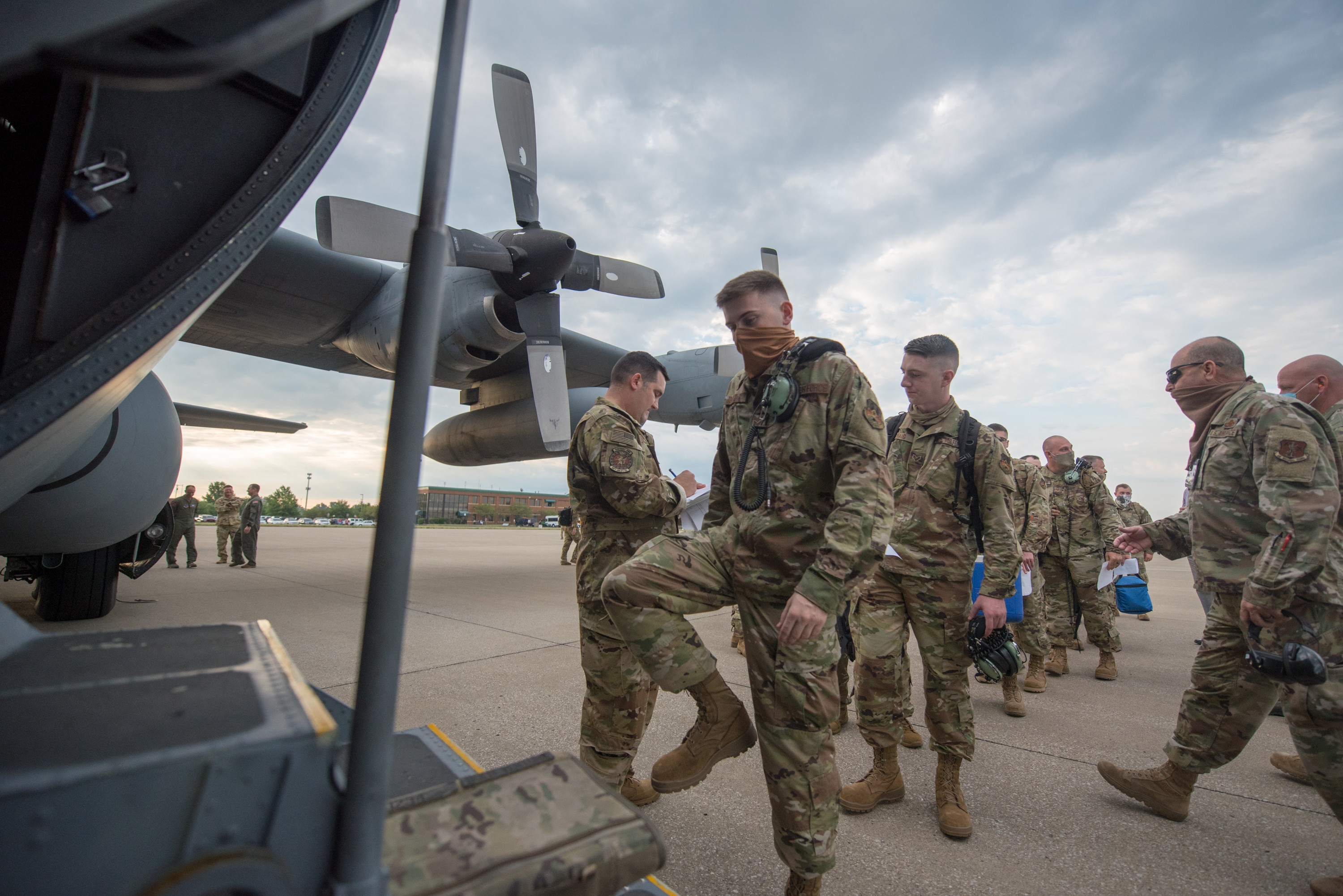 Kentucky Air Guardsmen deploy to Persian Gulf region > Air National Guard > Article Display