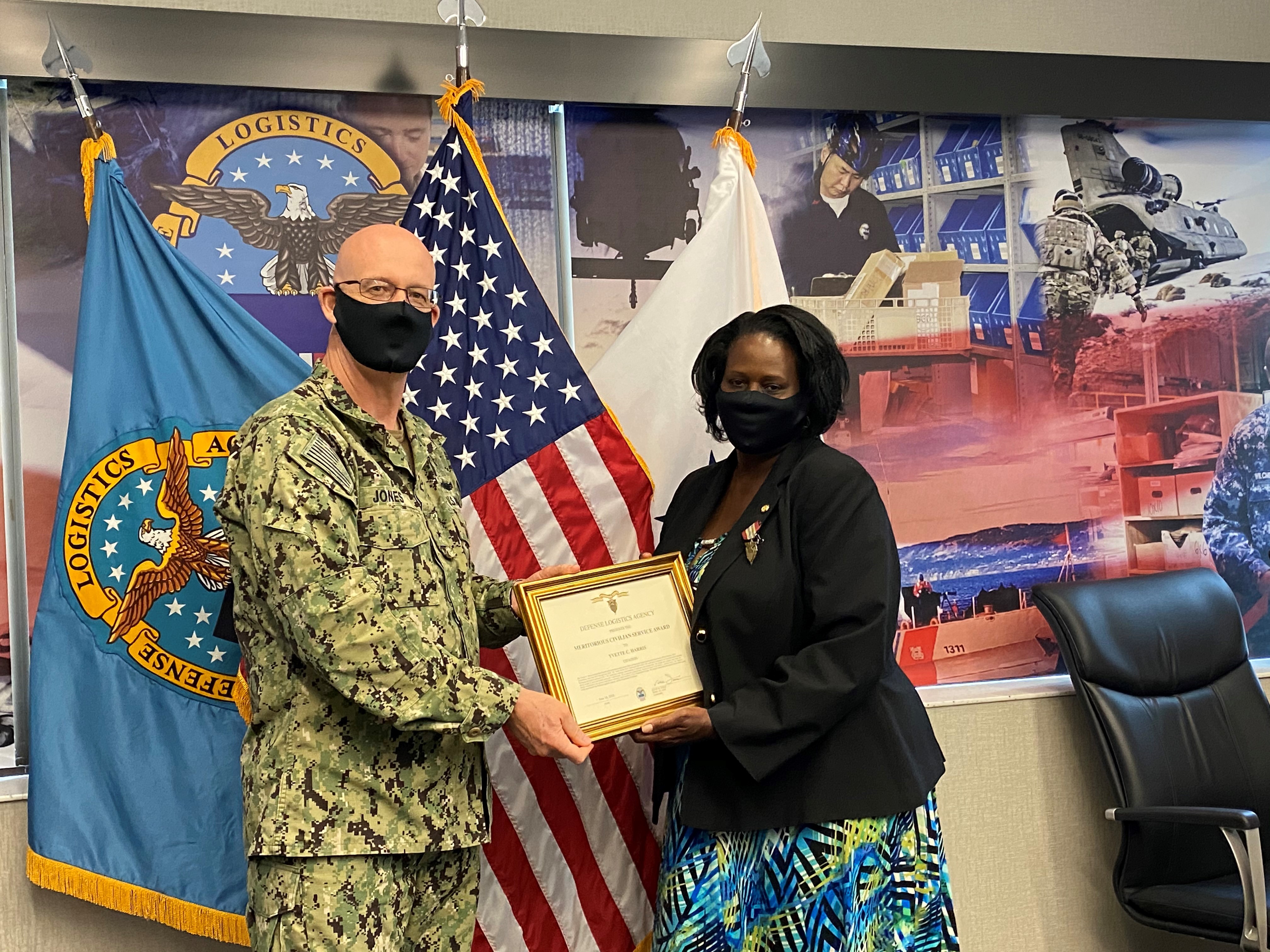 DLA Distribution bids farewell to EEO director, presents award ...