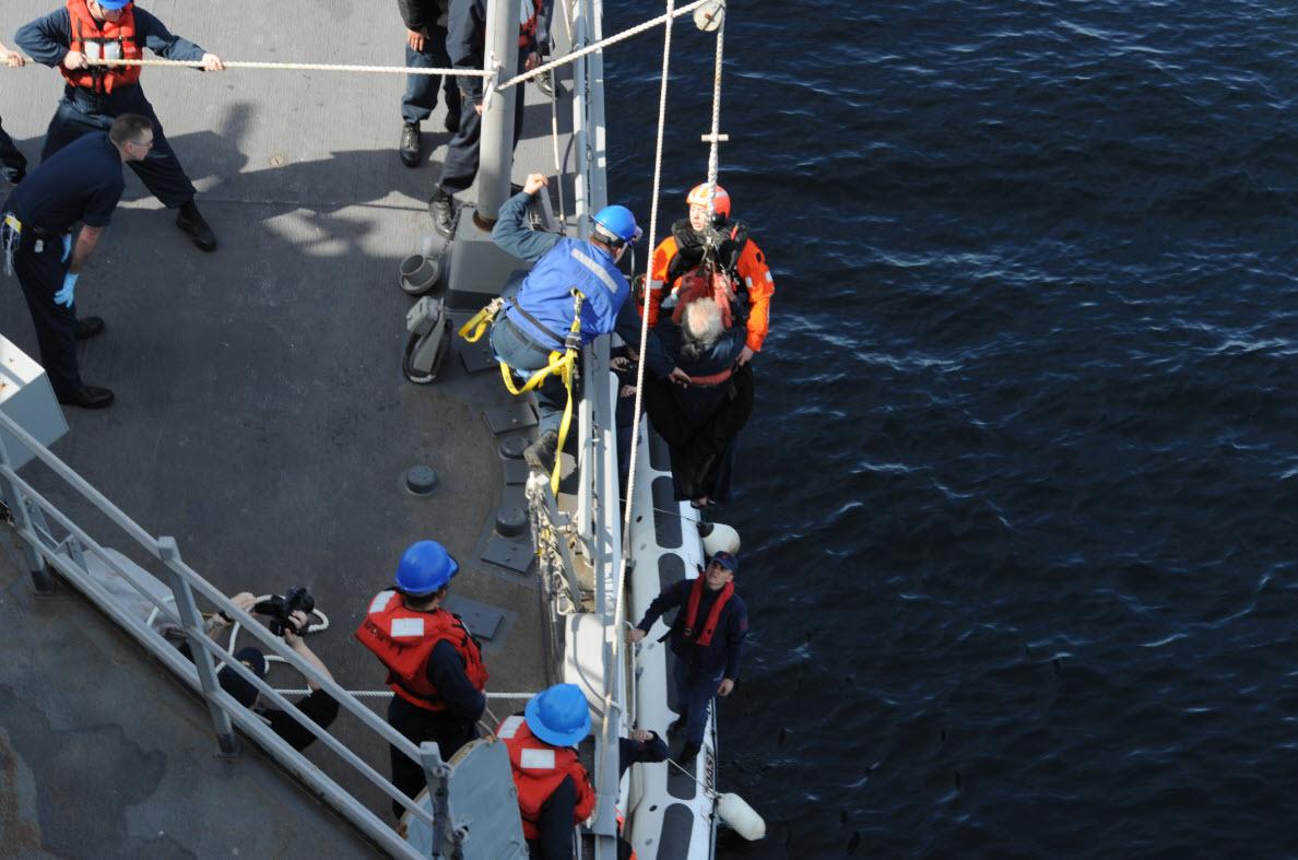 USS Ross Conducts Rescue at Sea > U.S. Naval Forces Europe and Africa ...