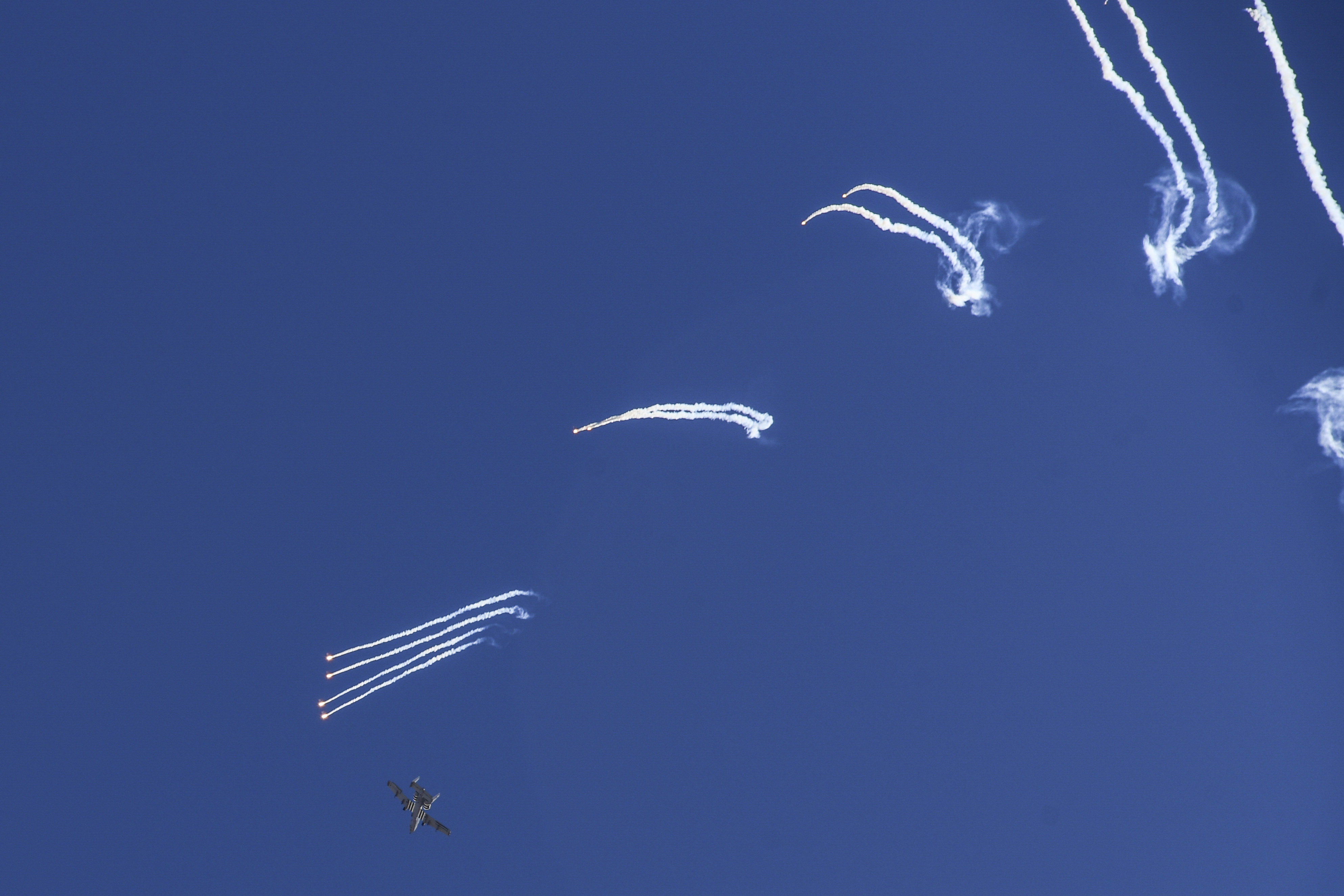 Flaring up flight line Friday > Davis-Monthan Air Force Base > Article View