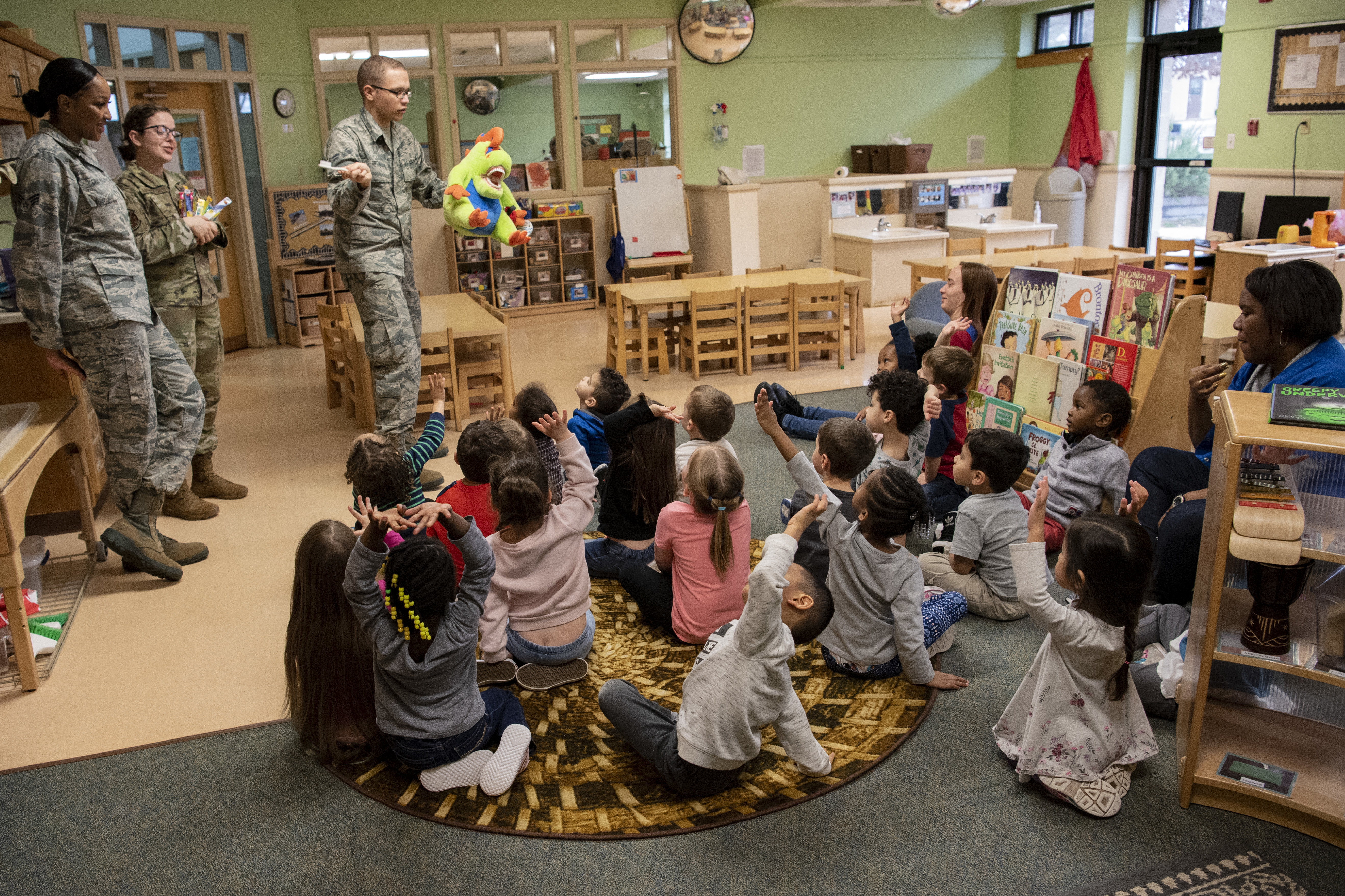Shaw dental clinic gives kids a smile > Air Combat Command > Article ...