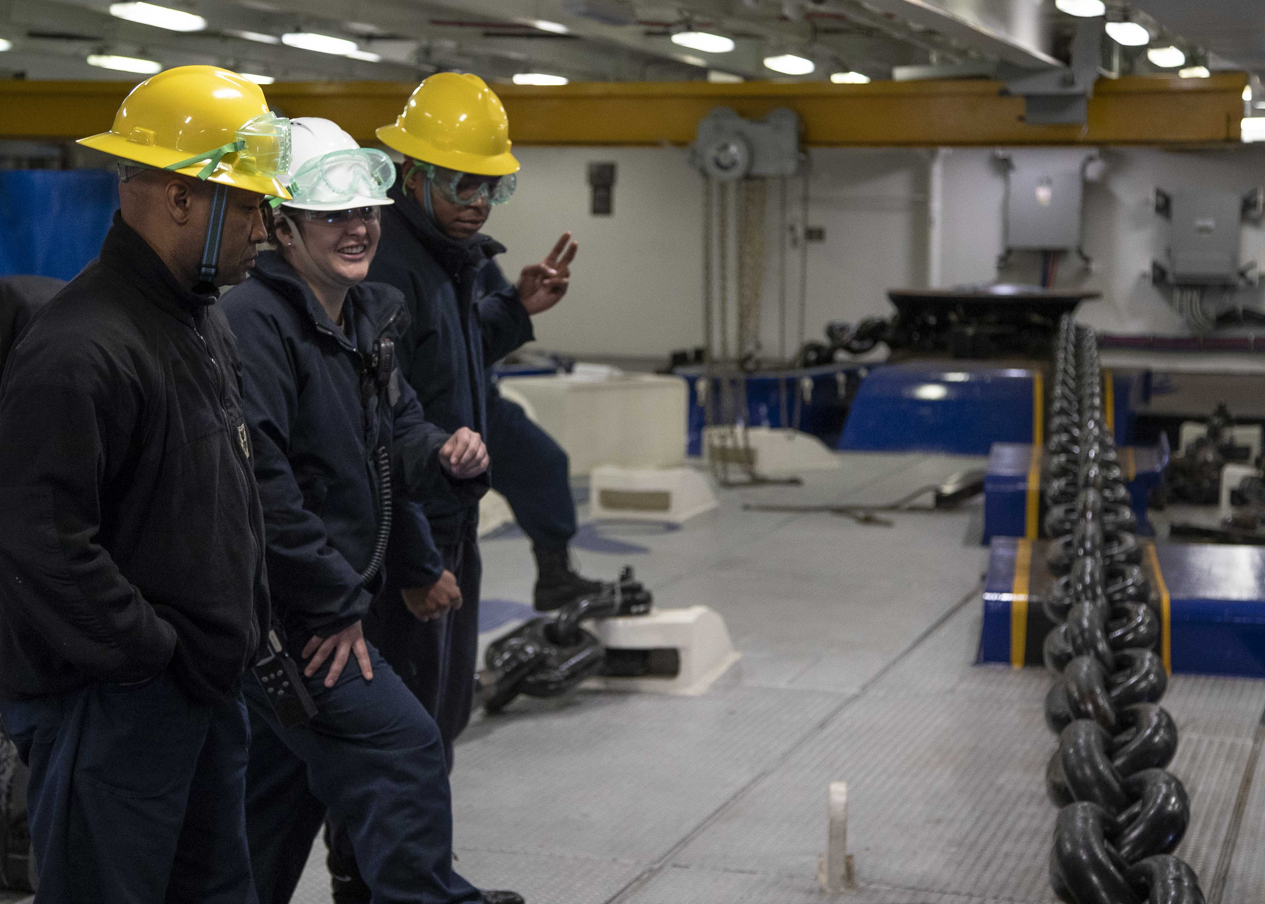 Ford's Portside Anchor Makes Splash for First Time > United States Navy ...