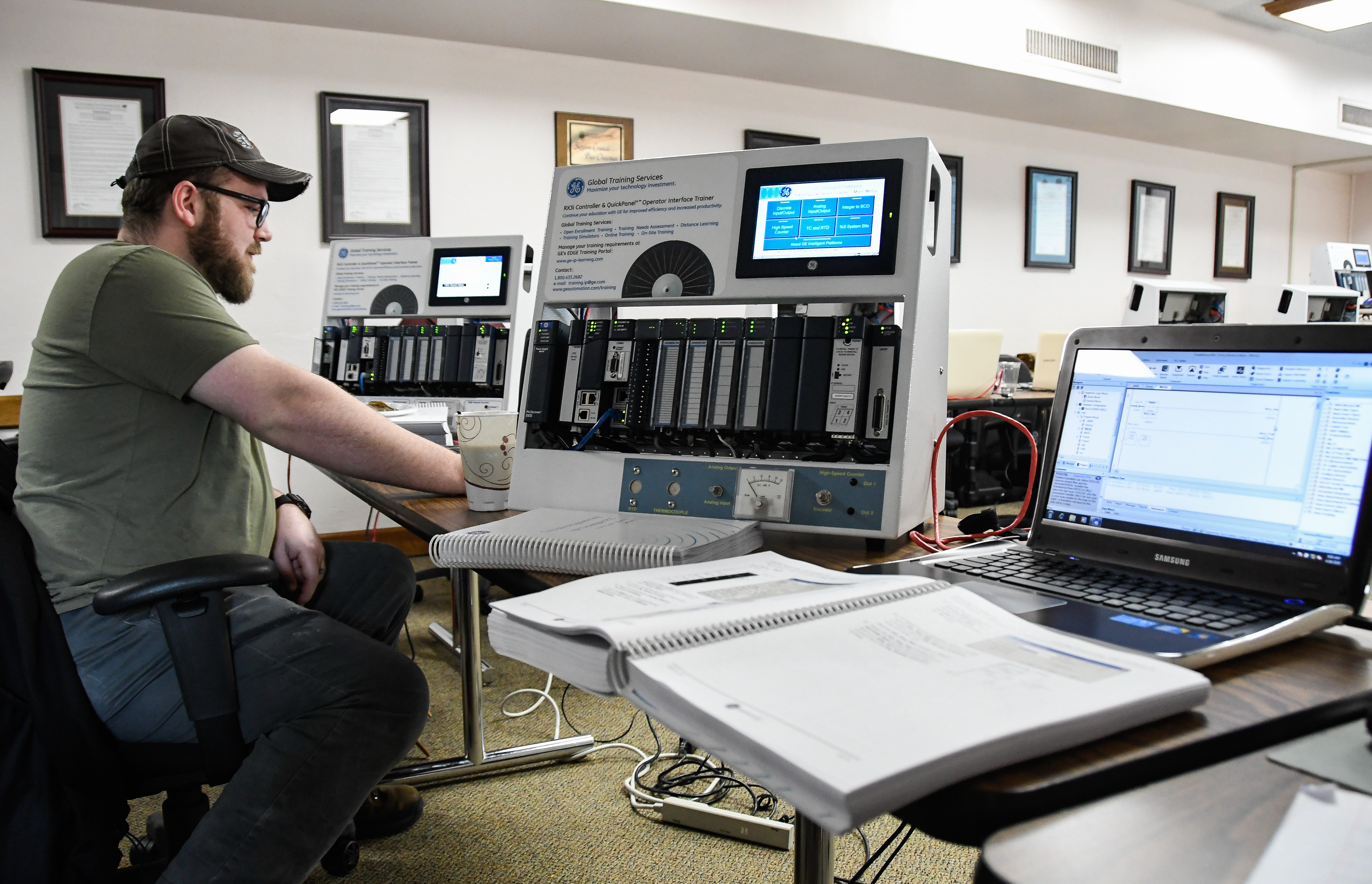 Engineers train to troubleshoot > Arnold Air Force Base > Article Display