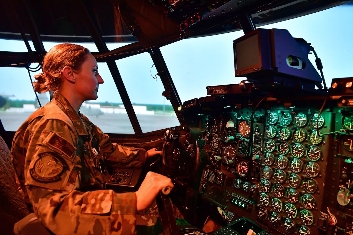 Combat Airlifter of the Week: Maj. Michelle Morse > Little Rock Air ...