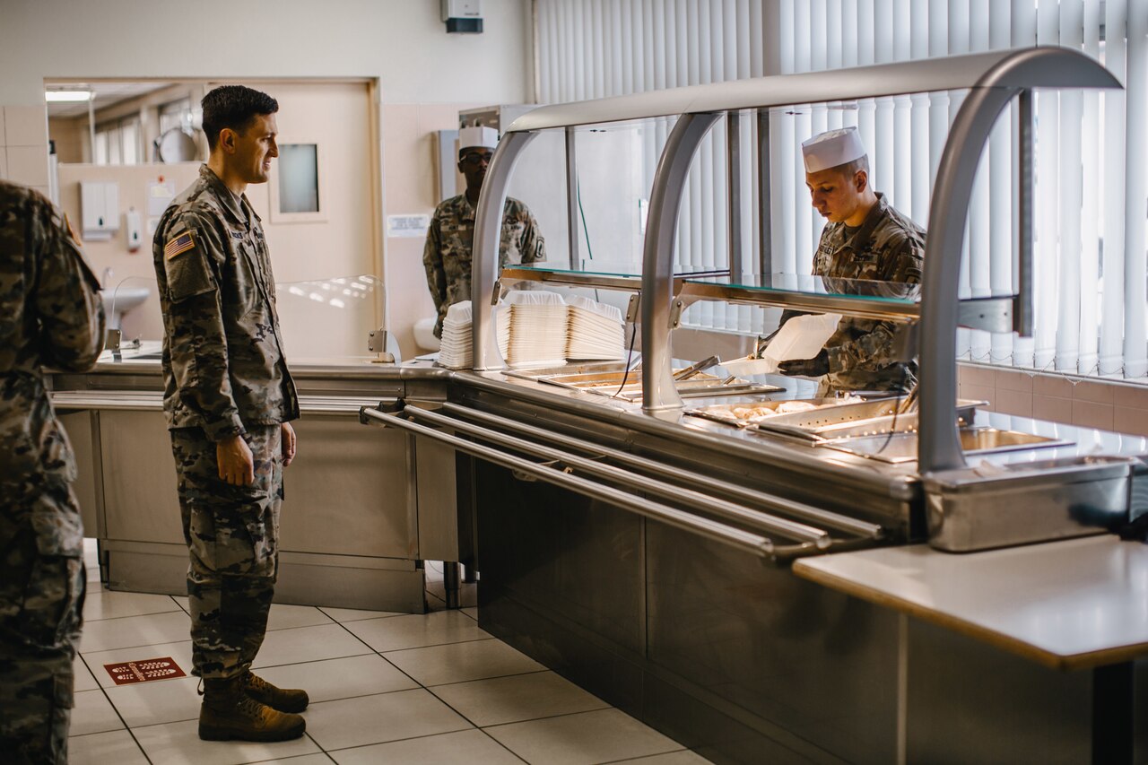 U.S. Soldiers Reopen Dining Facility While Meeting Italian COVID-19 ...