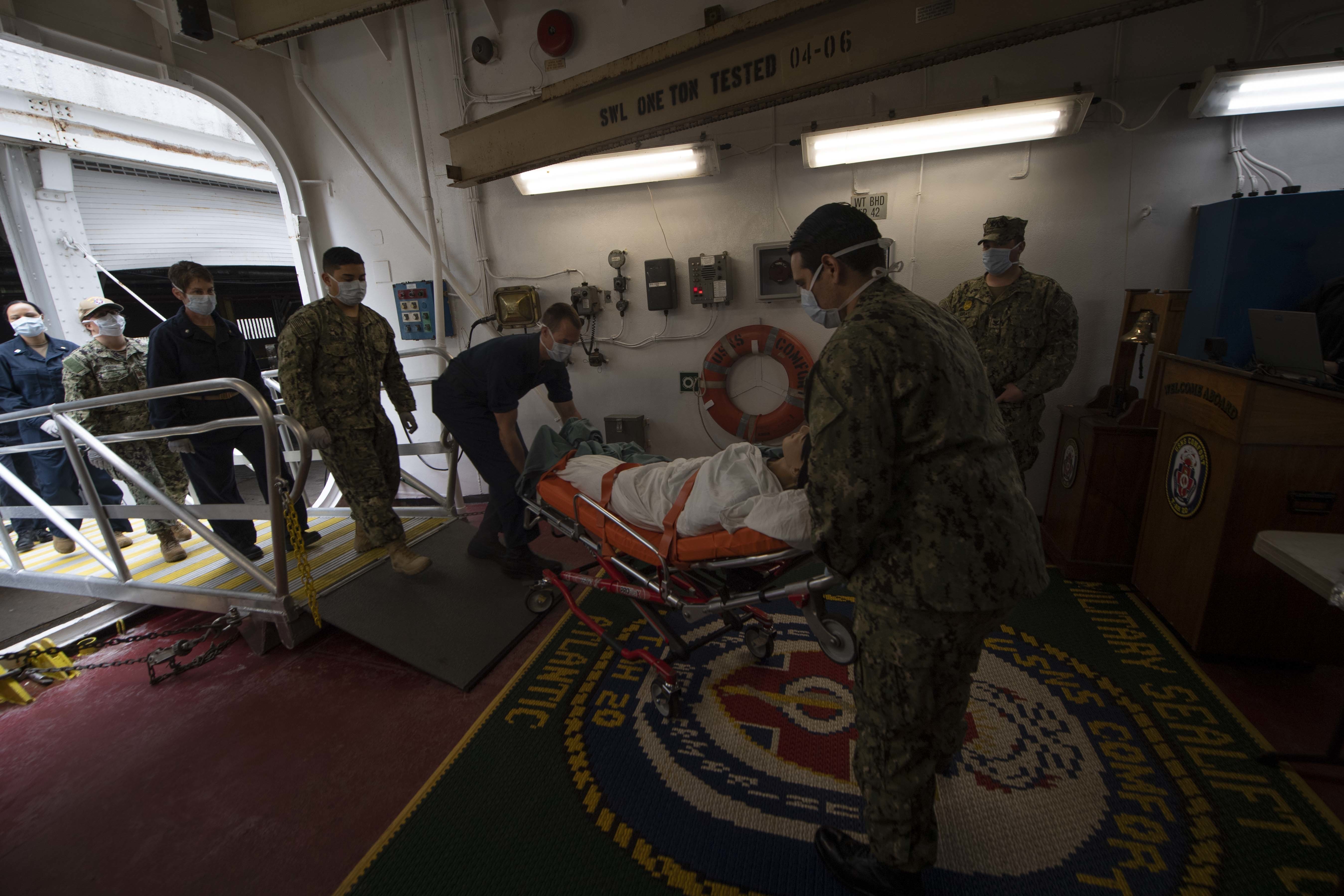 Comfort Treats First Patients in New York > United States Navy > News ...