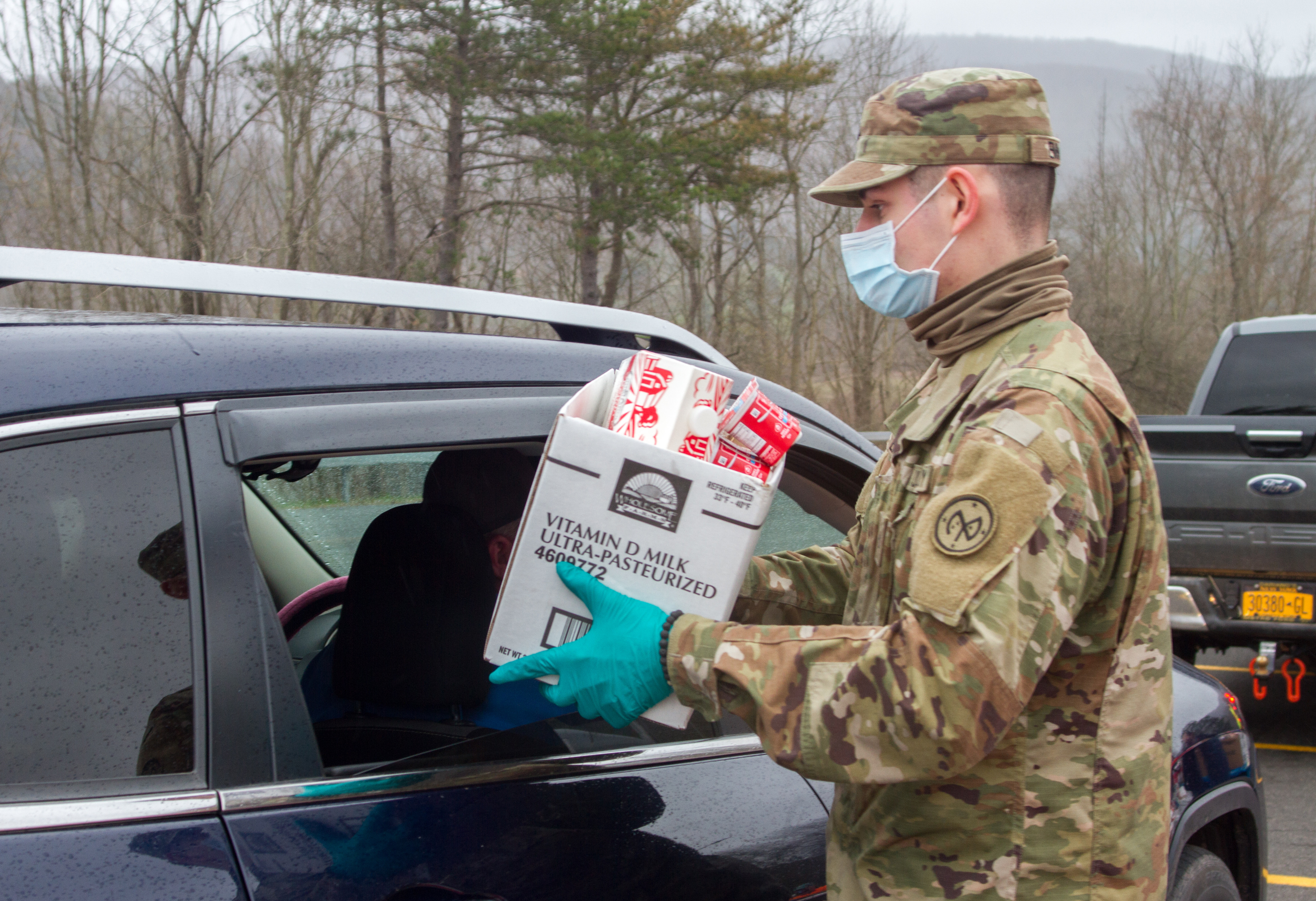 NY National Guard Soldiers aid at rural drive-thru dairy > National ...