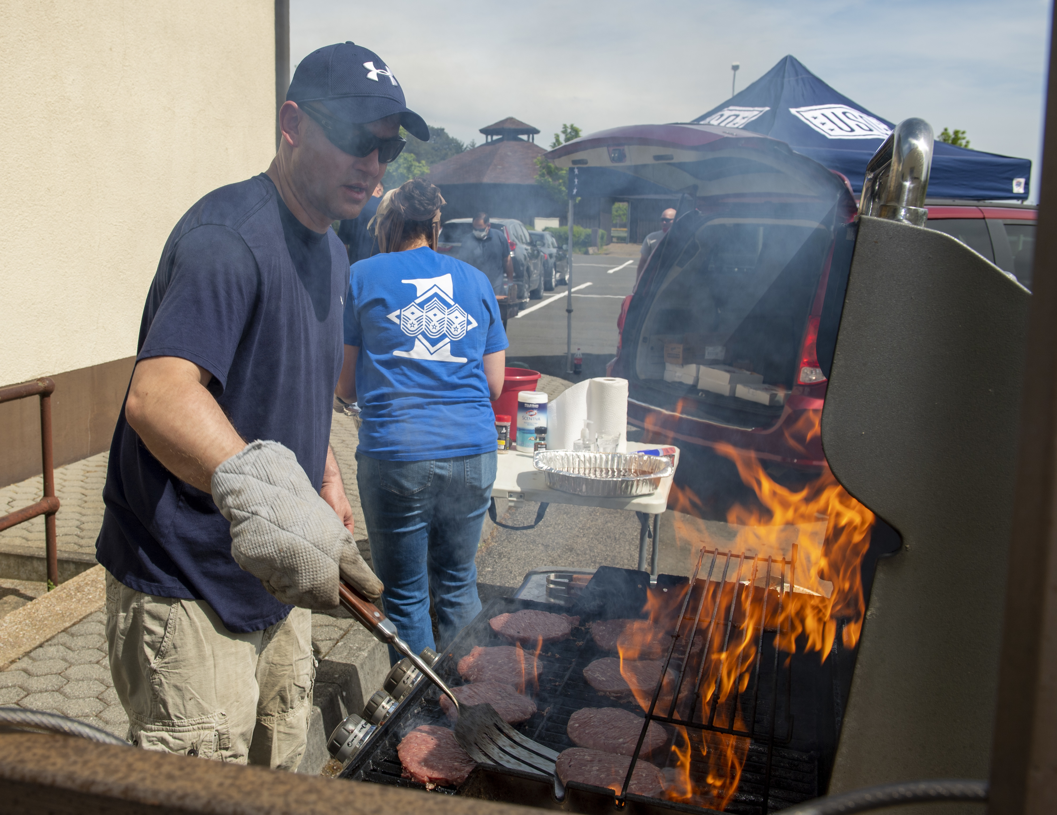 First sergeants, chiefs, USO prepare BBQ for dorm Airmen > Spangdahlem ...