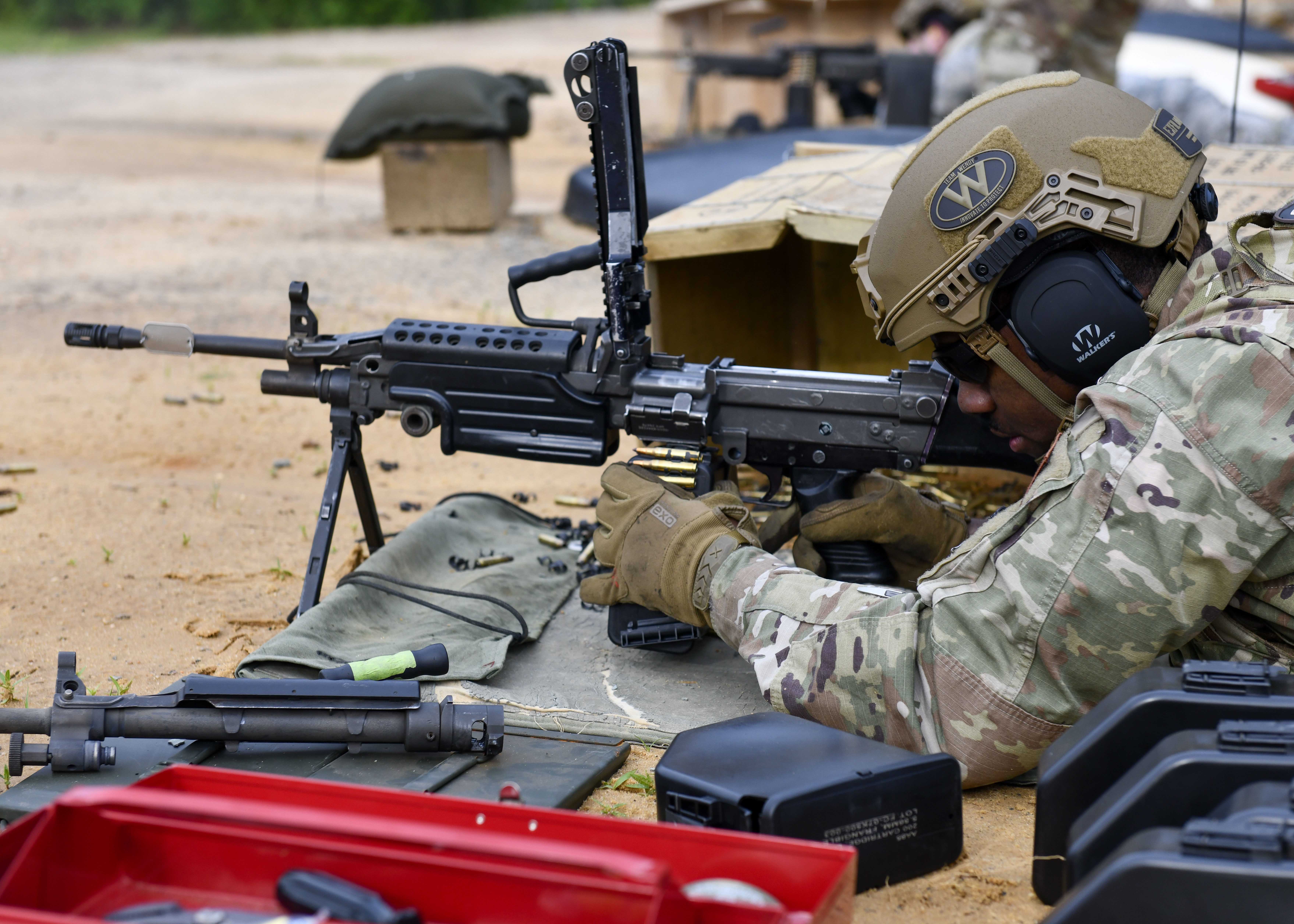 SJAFB 4th SFS Airmen Visit Fort Bragg Range to Qualify on M249 LMG ...