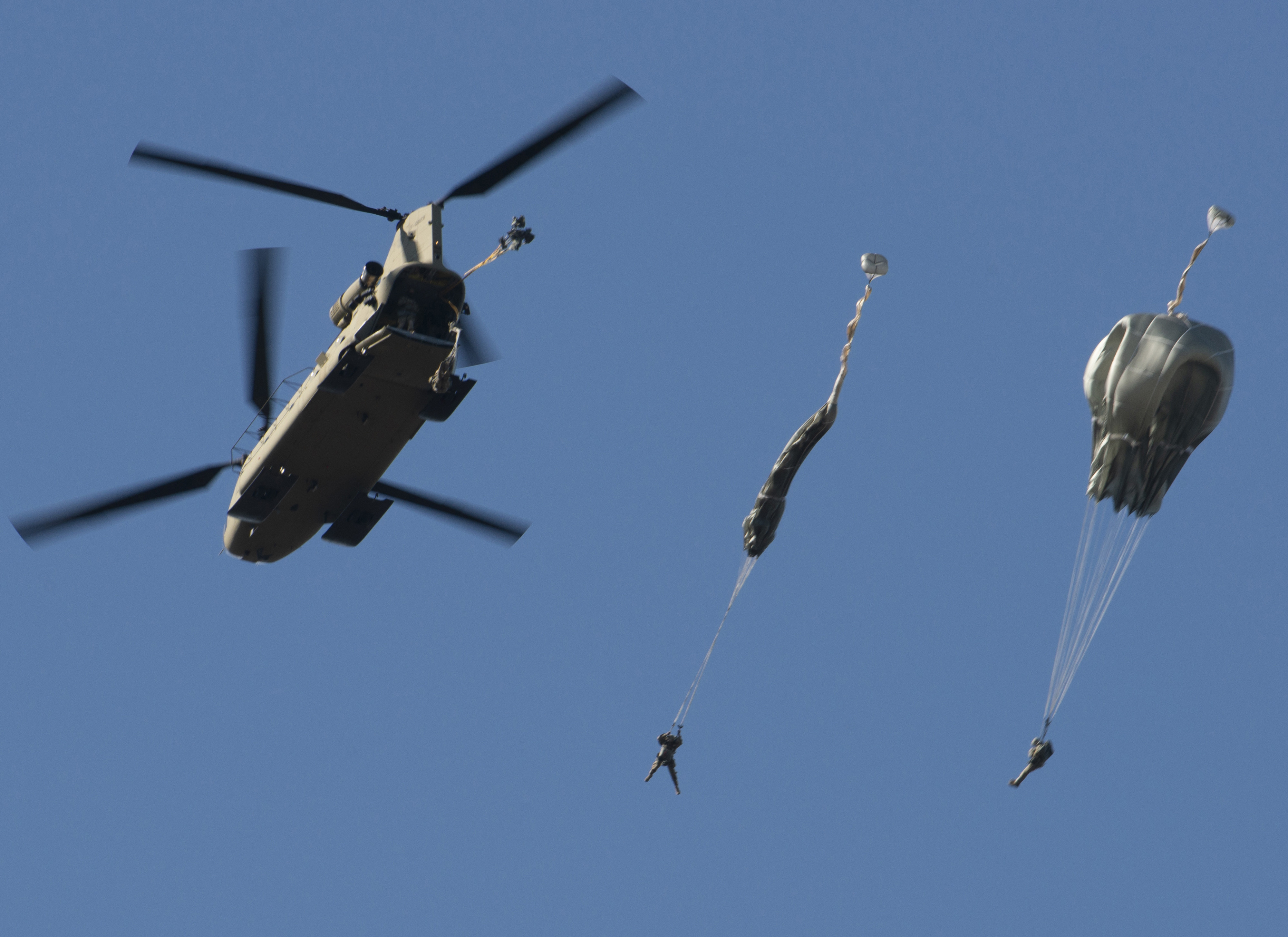 USARAK conducts helicopter airborne training