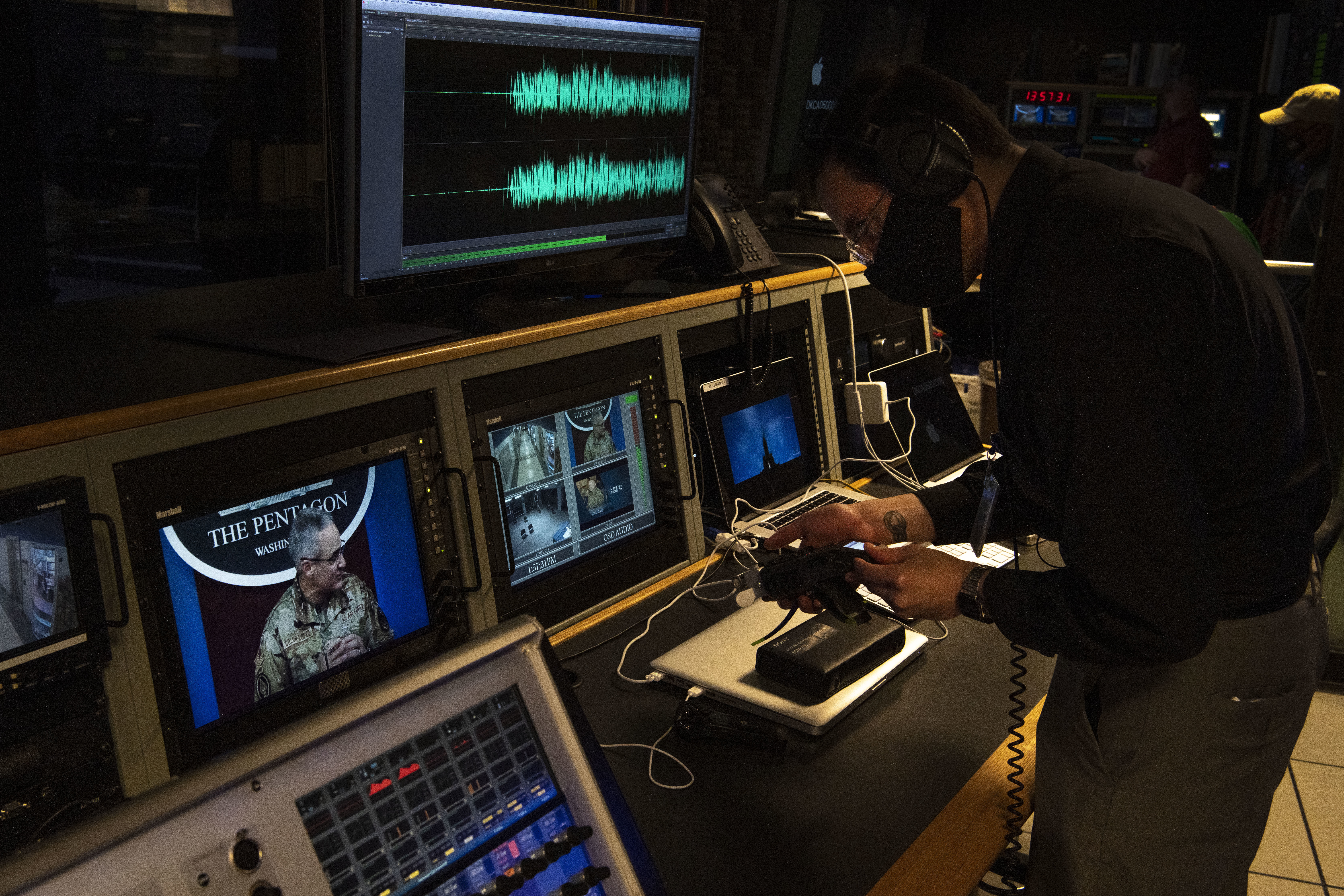 Top Enlisted Leaders Answer Questions on Stop-Move Process > U.S. Army ...