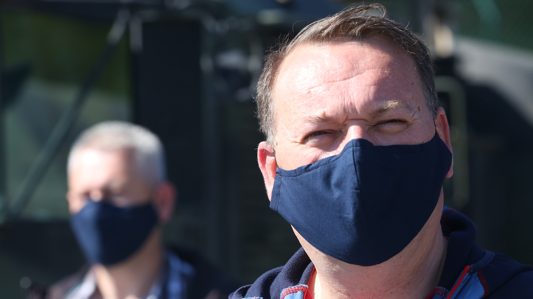 Everyone wears a mask