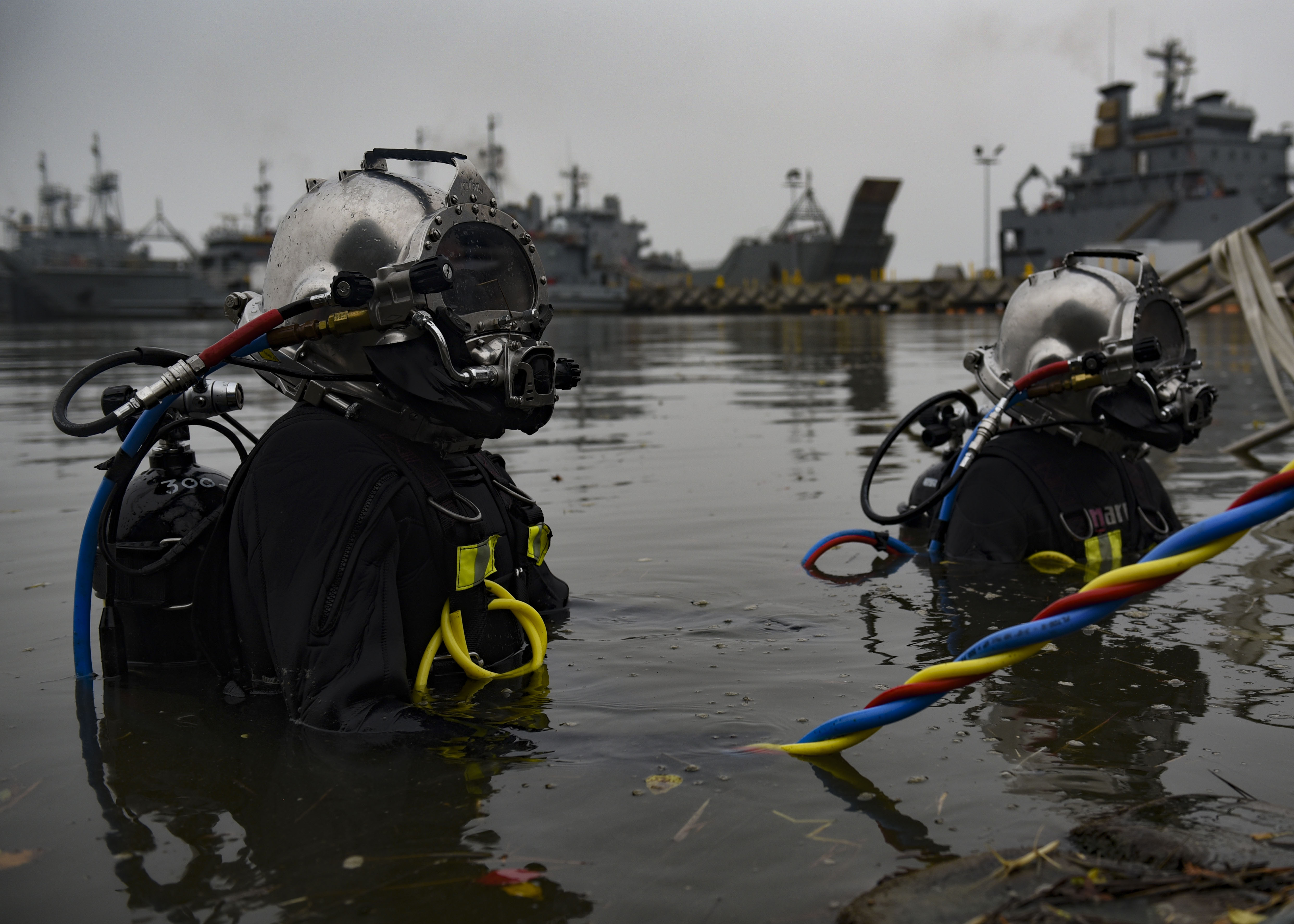 Head under water: 511th dives for certification > Joint Base Langley ...