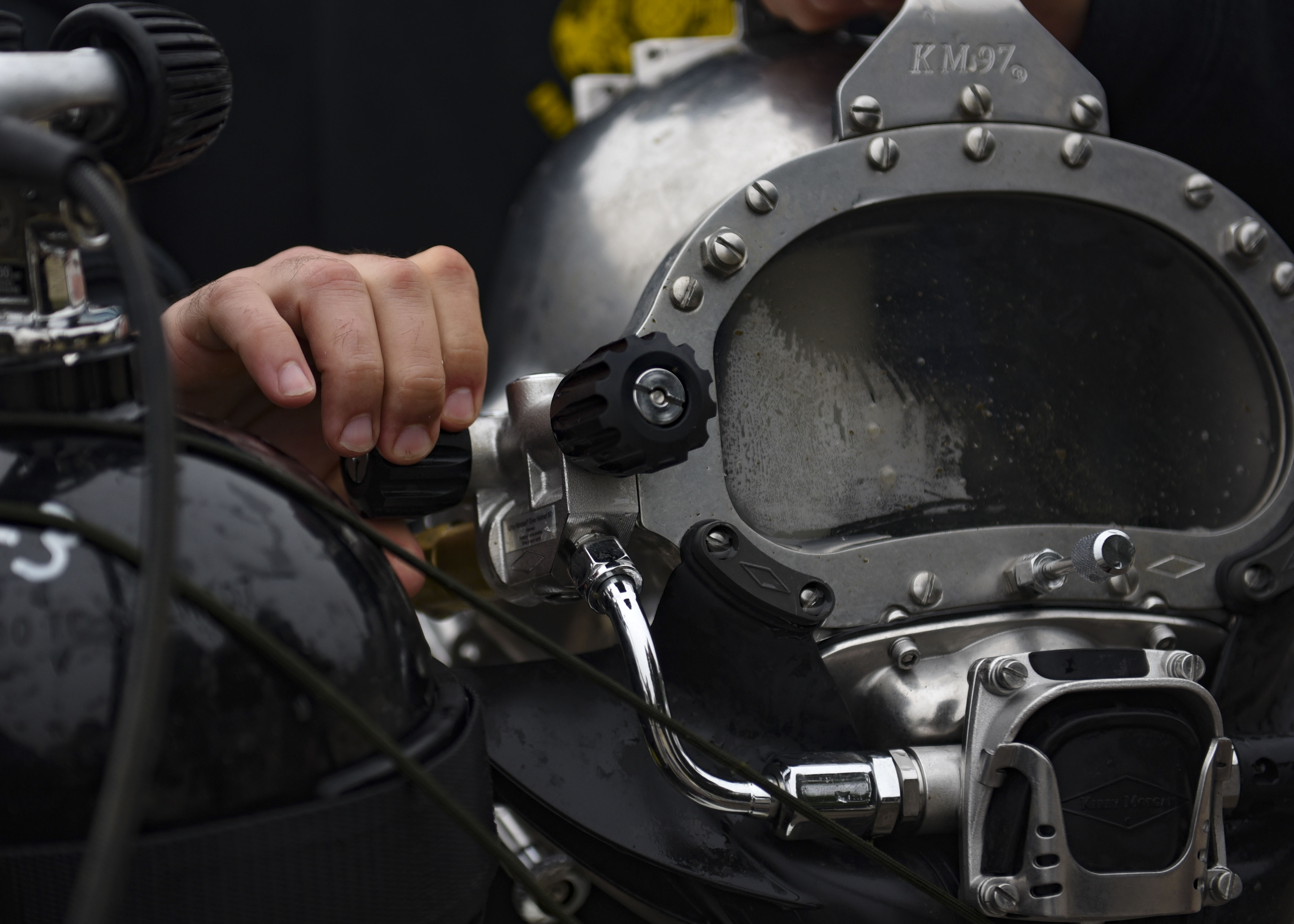 Head under water: 511th dives for certification > Joint Base Langley ...