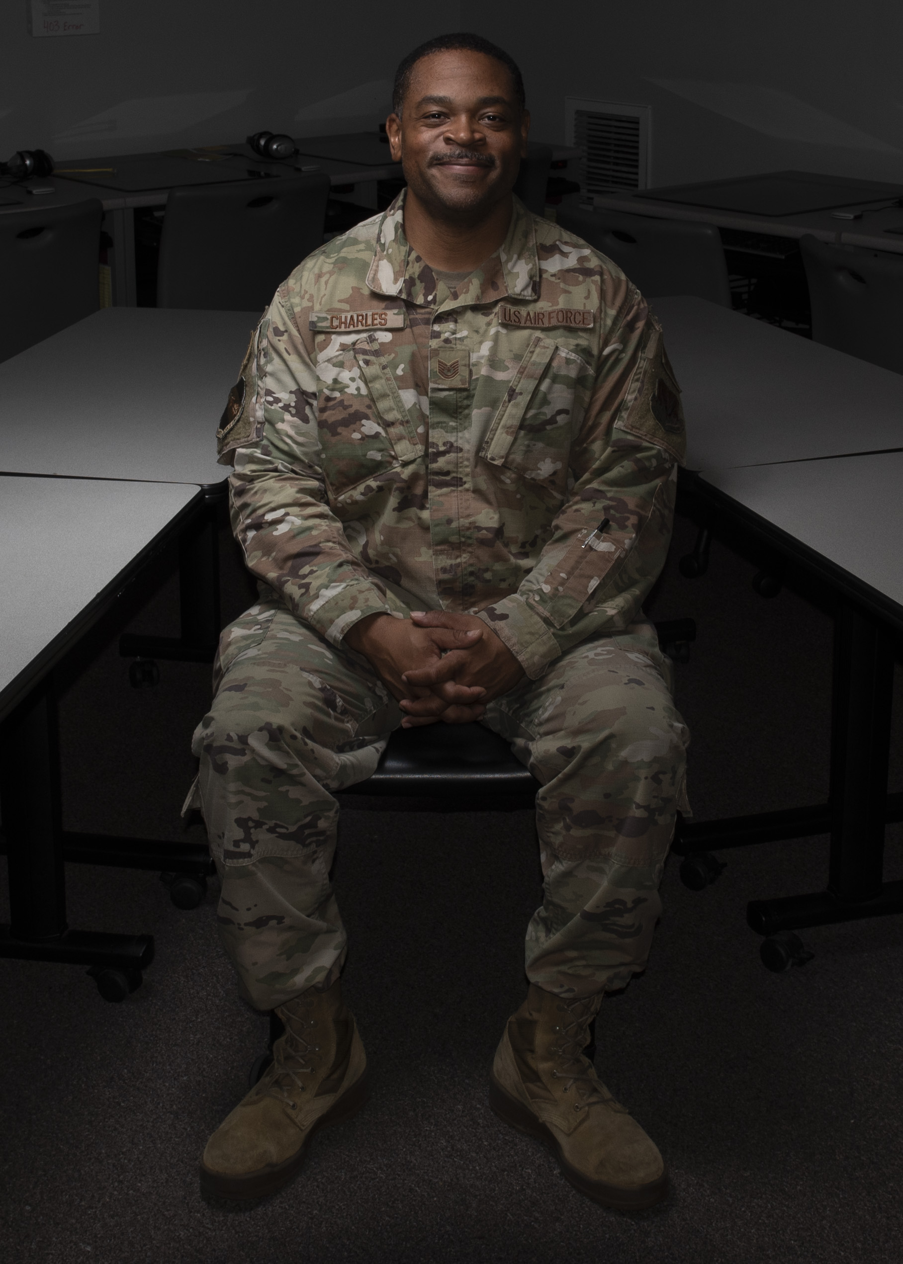 Air Force NCO teaches Airmen, DoD civilians, military spouses Microsoft ...