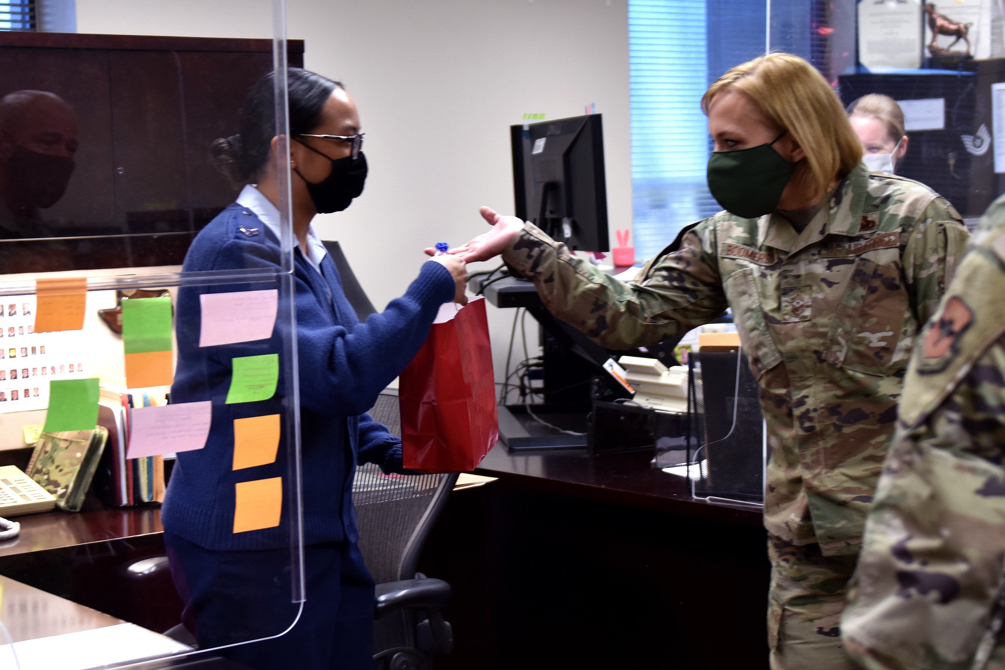 Spreading Holiday Cheer > Goodfellow Air Force Base > Article Display
