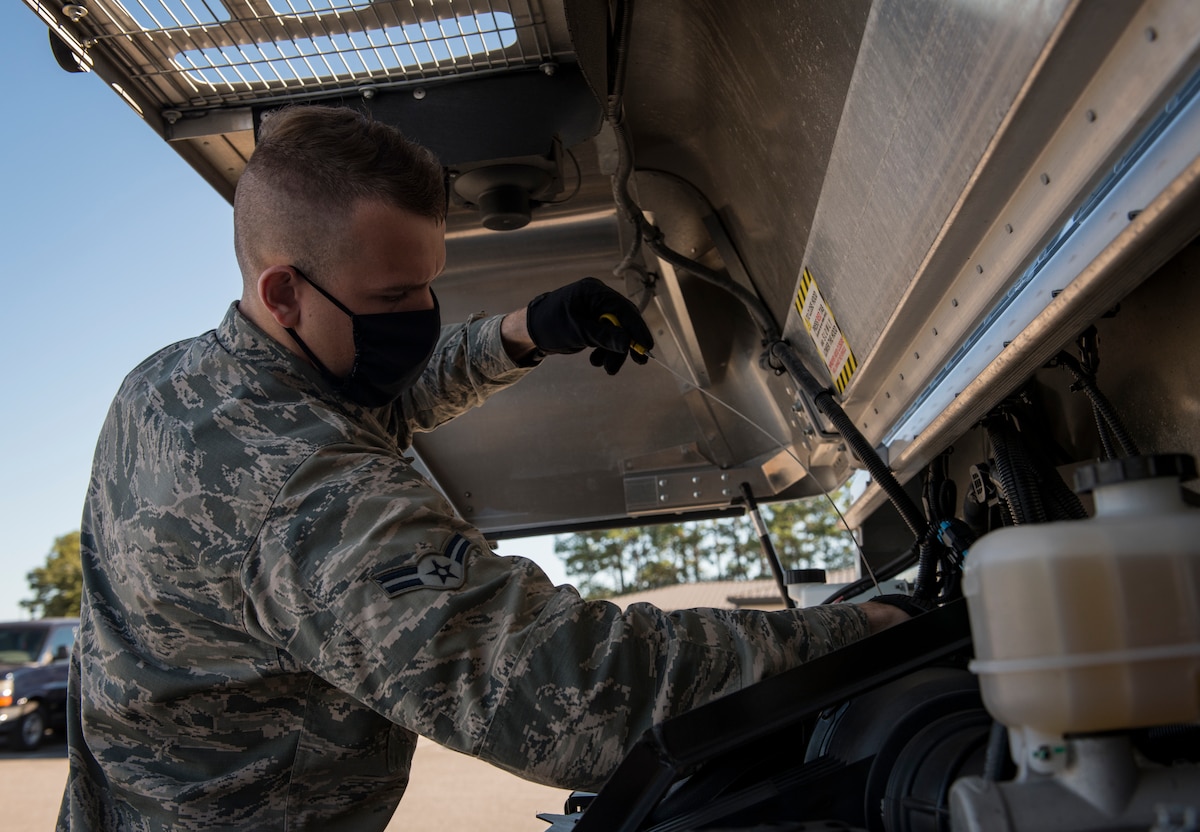 1st SOLRS ground transportation moves the mission > Hurlburt Field ...