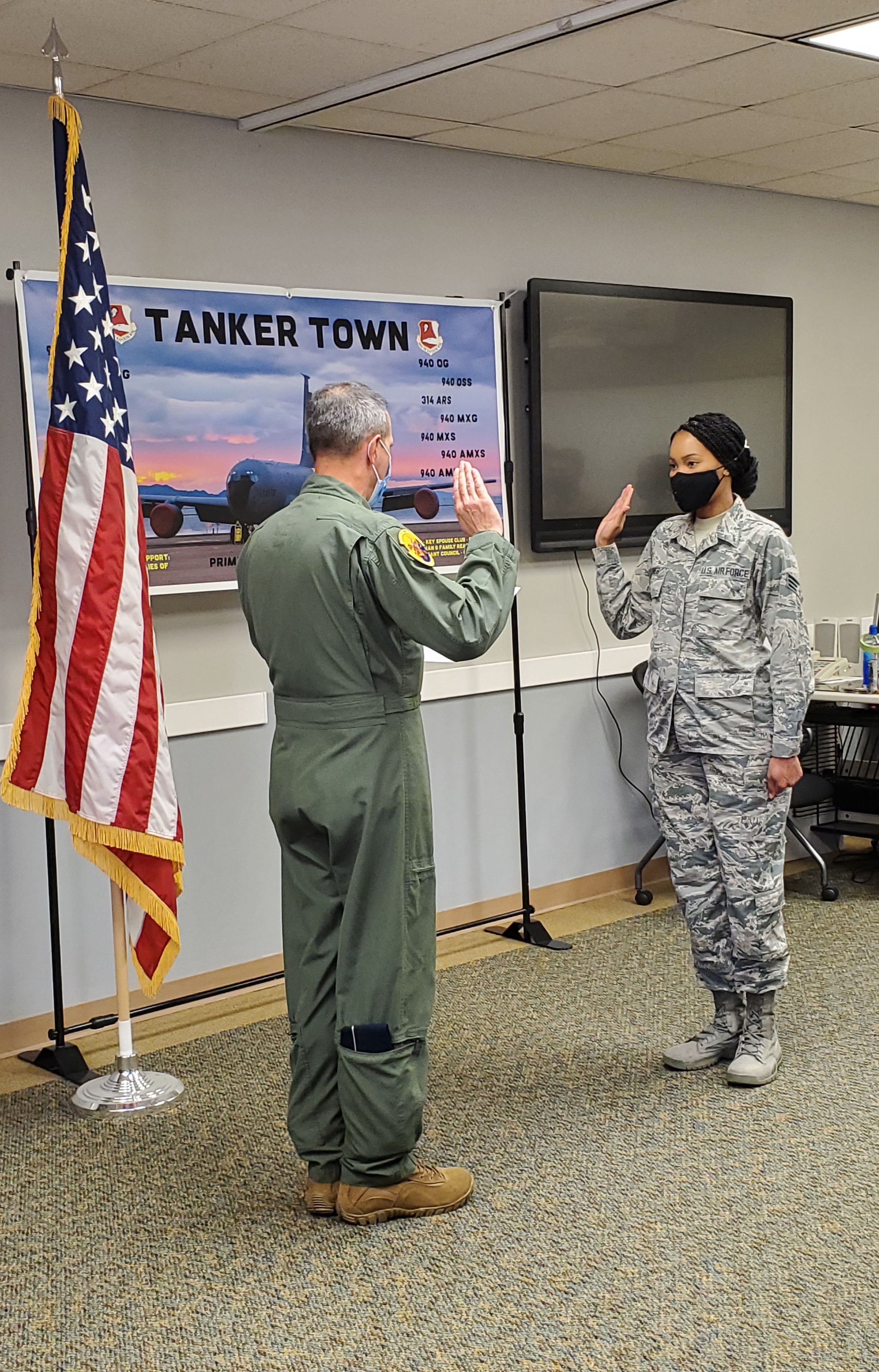 4th AF leadership visits Tanker Town > 4th Air Force > Article Display