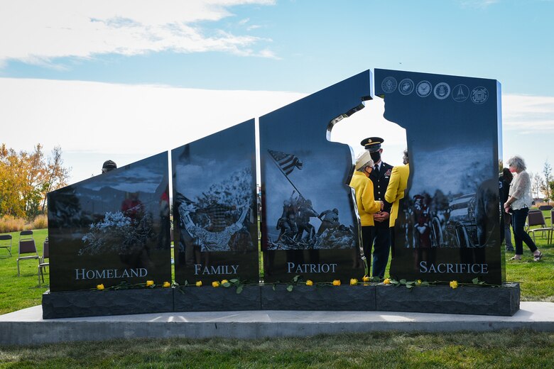 Medal of Honor recipient dedicates Gold Star Monument > Buckley Air ...