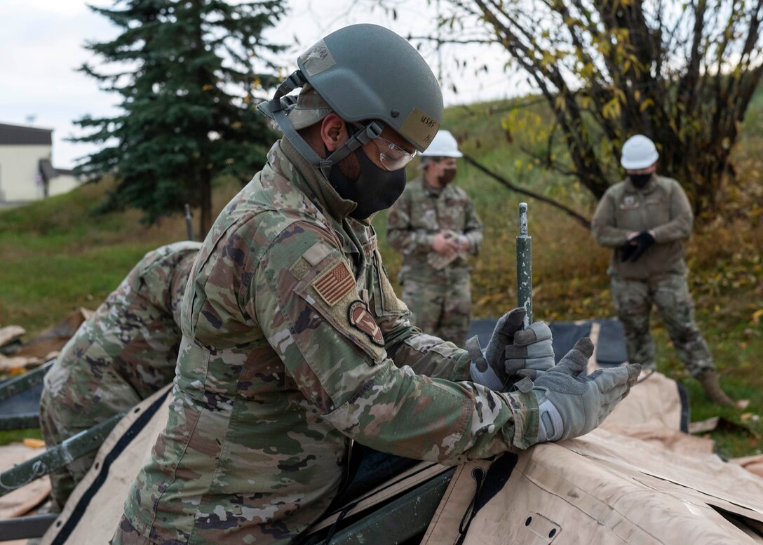 FSS Airmen set up expeditionary kitchen for Polar Force 21-1