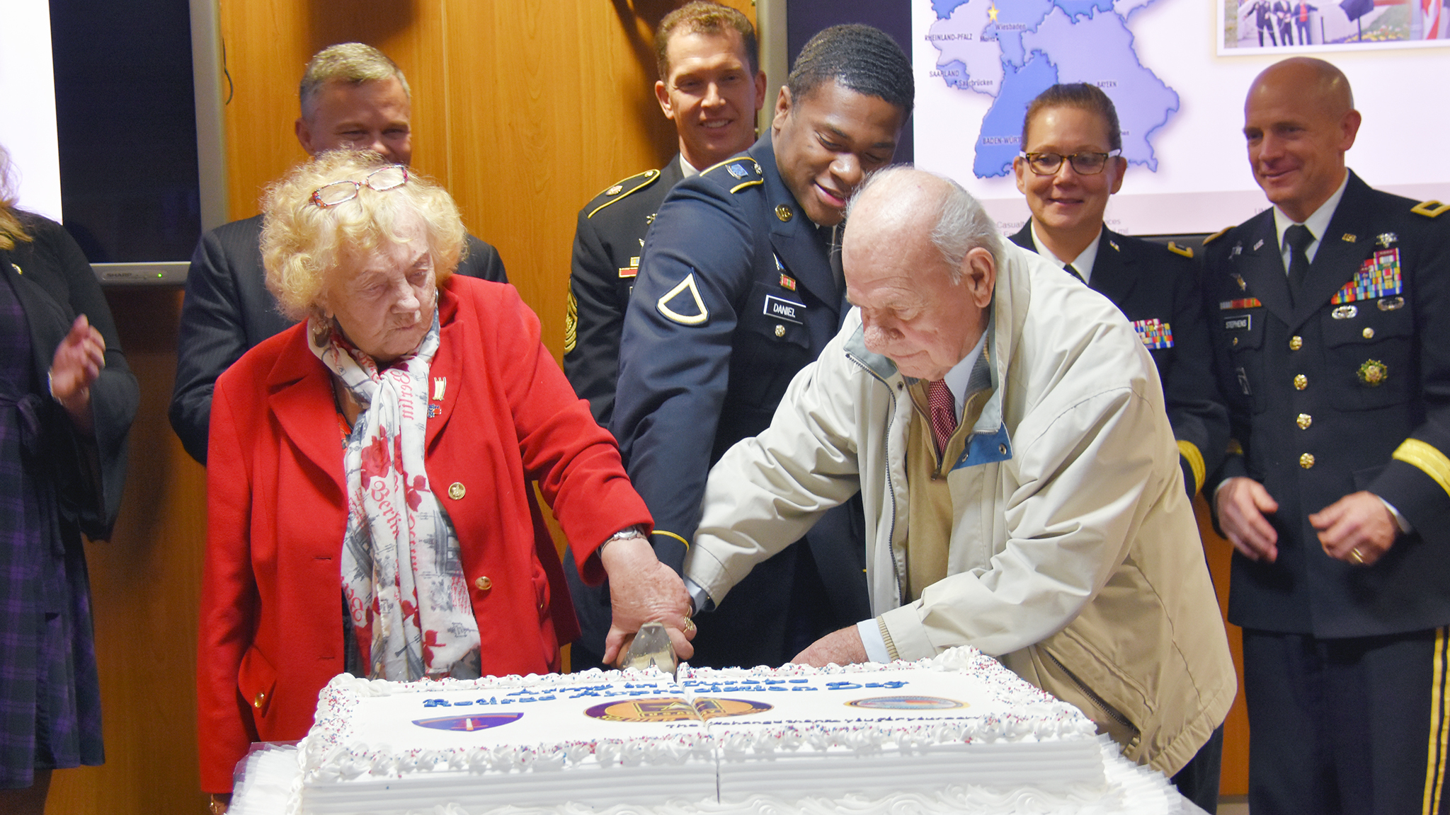 Garrison invites retirees for services, appreciation