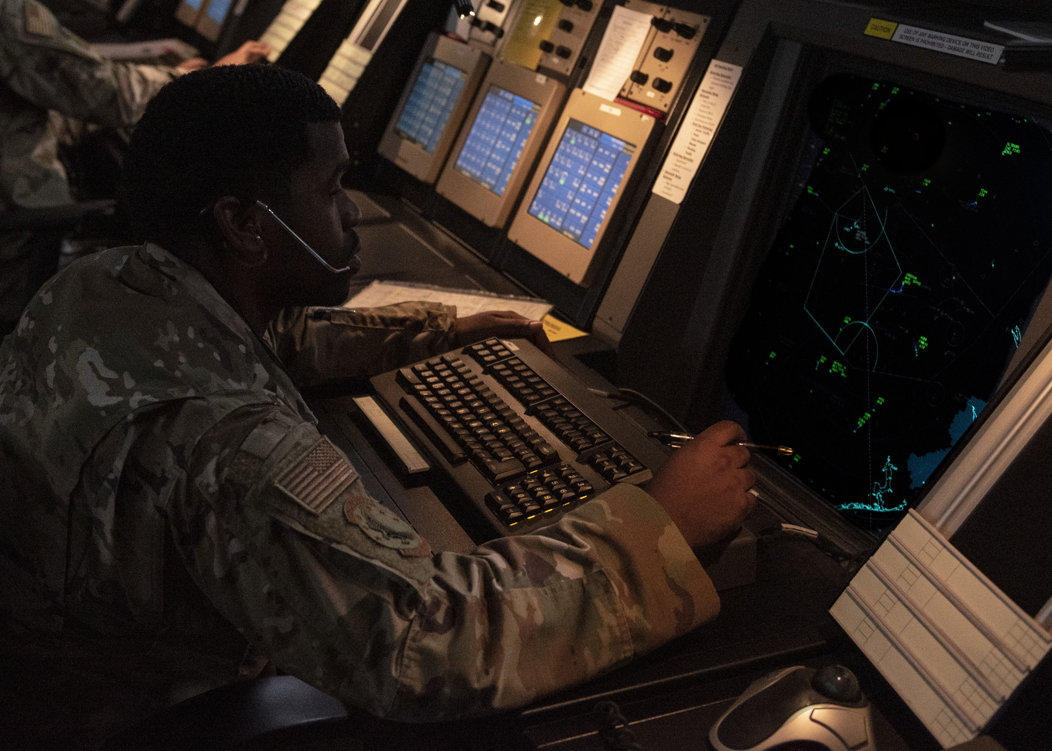 4 OSS RAPCON Airmen provide air traffic control to airborne 4FW ...