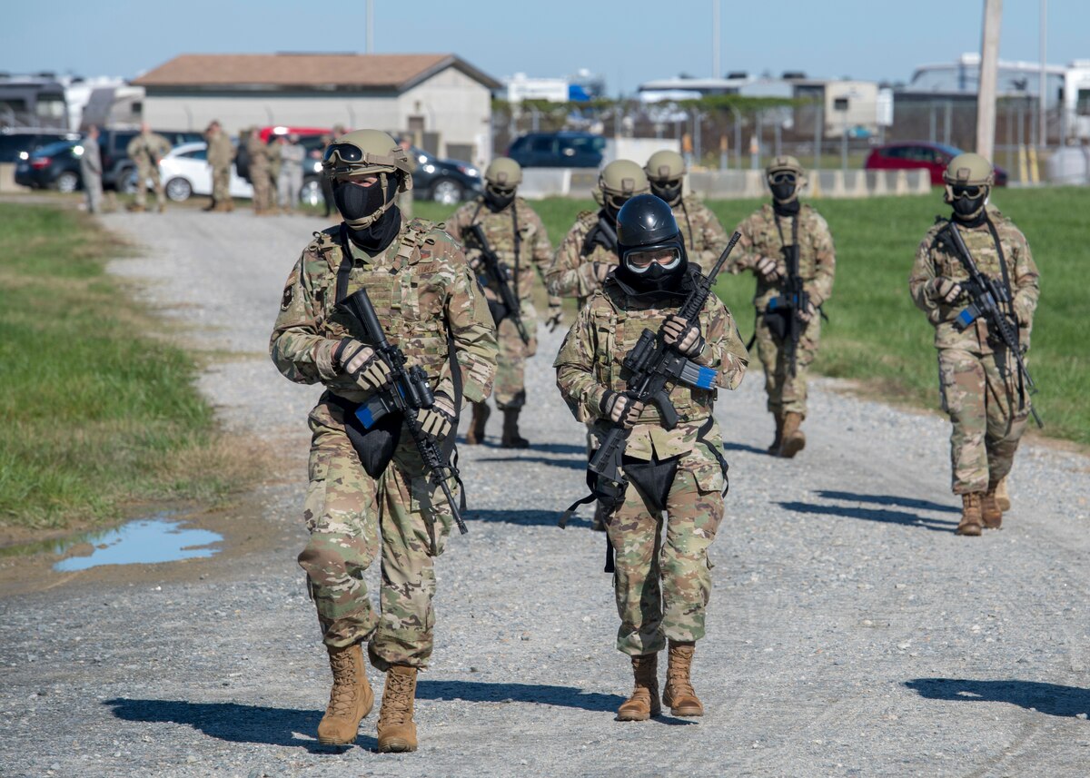 512th Airlift Wing hosts 4th Air Force leadership > March Air Reserve ...