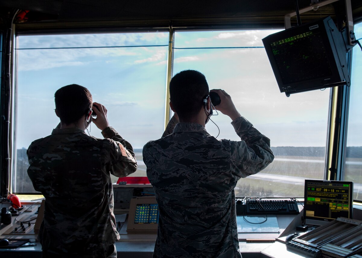 4 OSS ATC Airmen manage air traffic control at SJAFB > Seymour Johnson ...