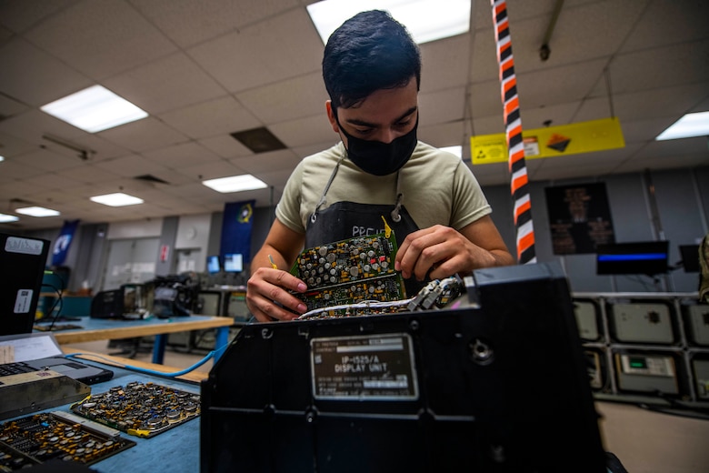 Avionics backshop keeps Strike Eagles ready > Seymour Johnson Air Force ...