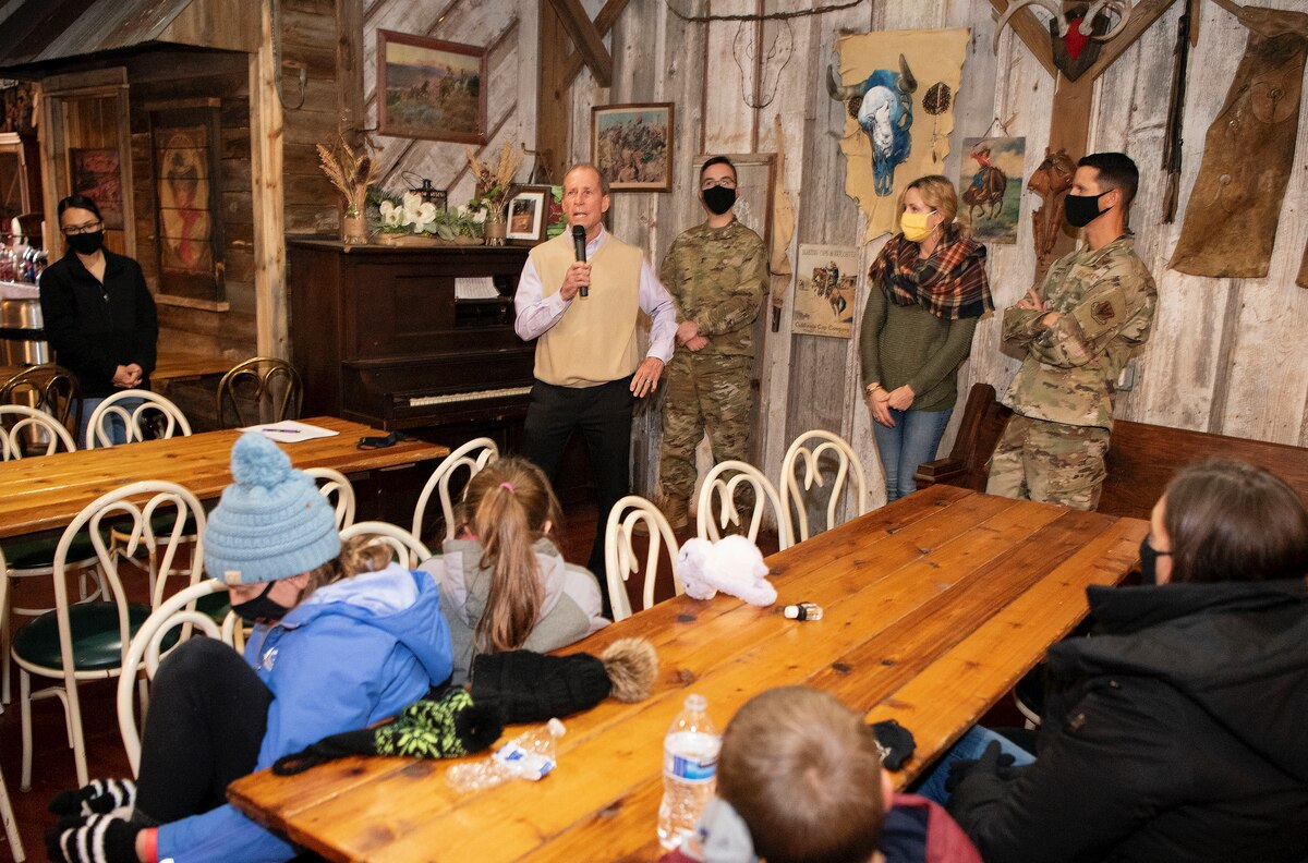 55 MSG hosts “Families of the Deployed” event > Offutt Air Force Base ...