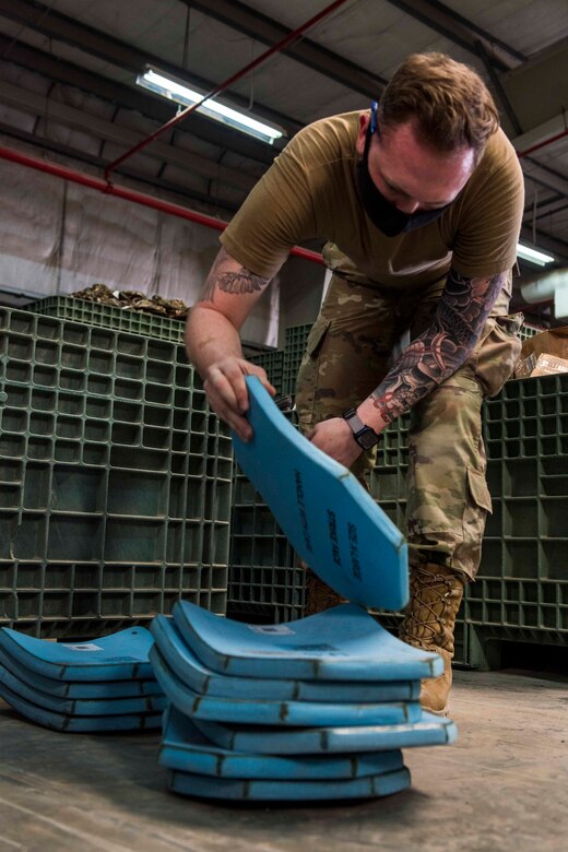 Logistics Airmen inspect and protect > U.S. Air Forces Central > 380AEW ...