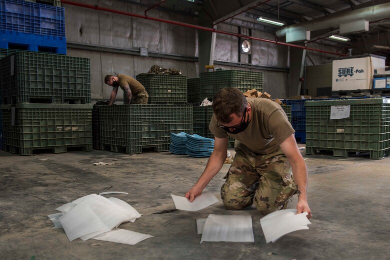 Logistics Airmen inspect and protect > U.S. Air Forces Central > 380AEW ...