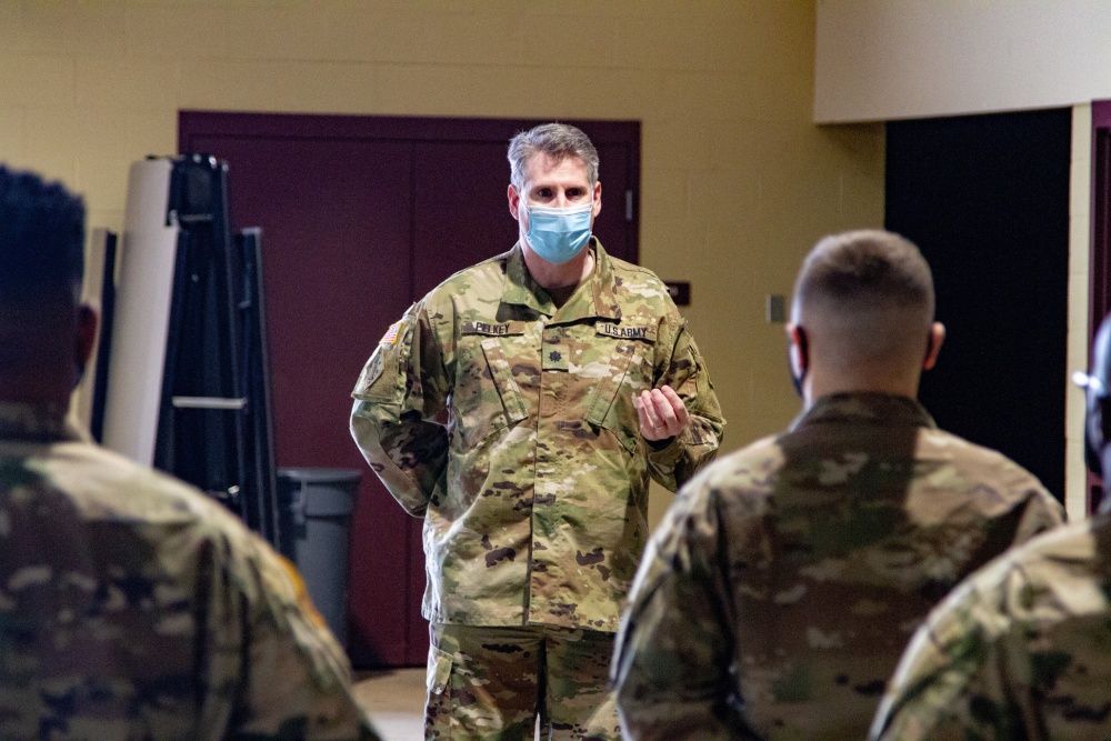 Army Reserve Soldiers from the 801st AG Company mobilize to support ...