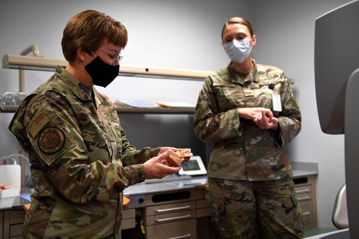 AF Surgeon General talks medic readiness during 19th MDG visit > Little ...