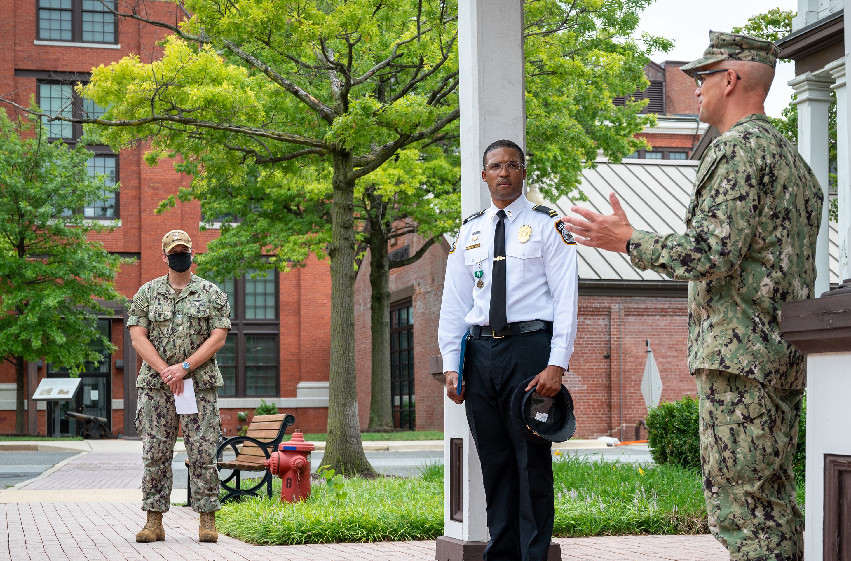 Federal Police Officer Recognized for Saving Life at Washington Navy ...