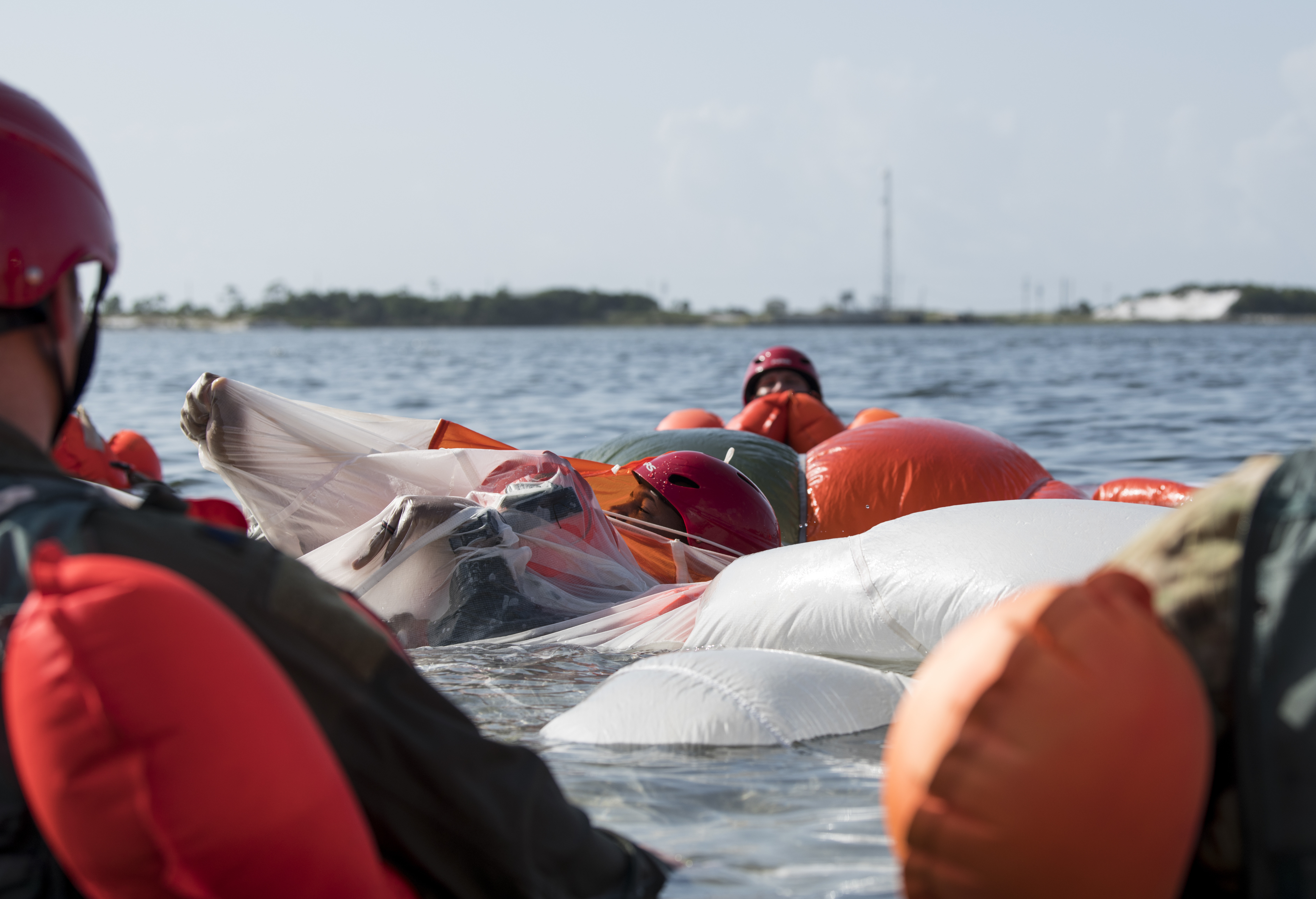 Air Commandos conduct parachuting, water survival training > Hurlburt ...