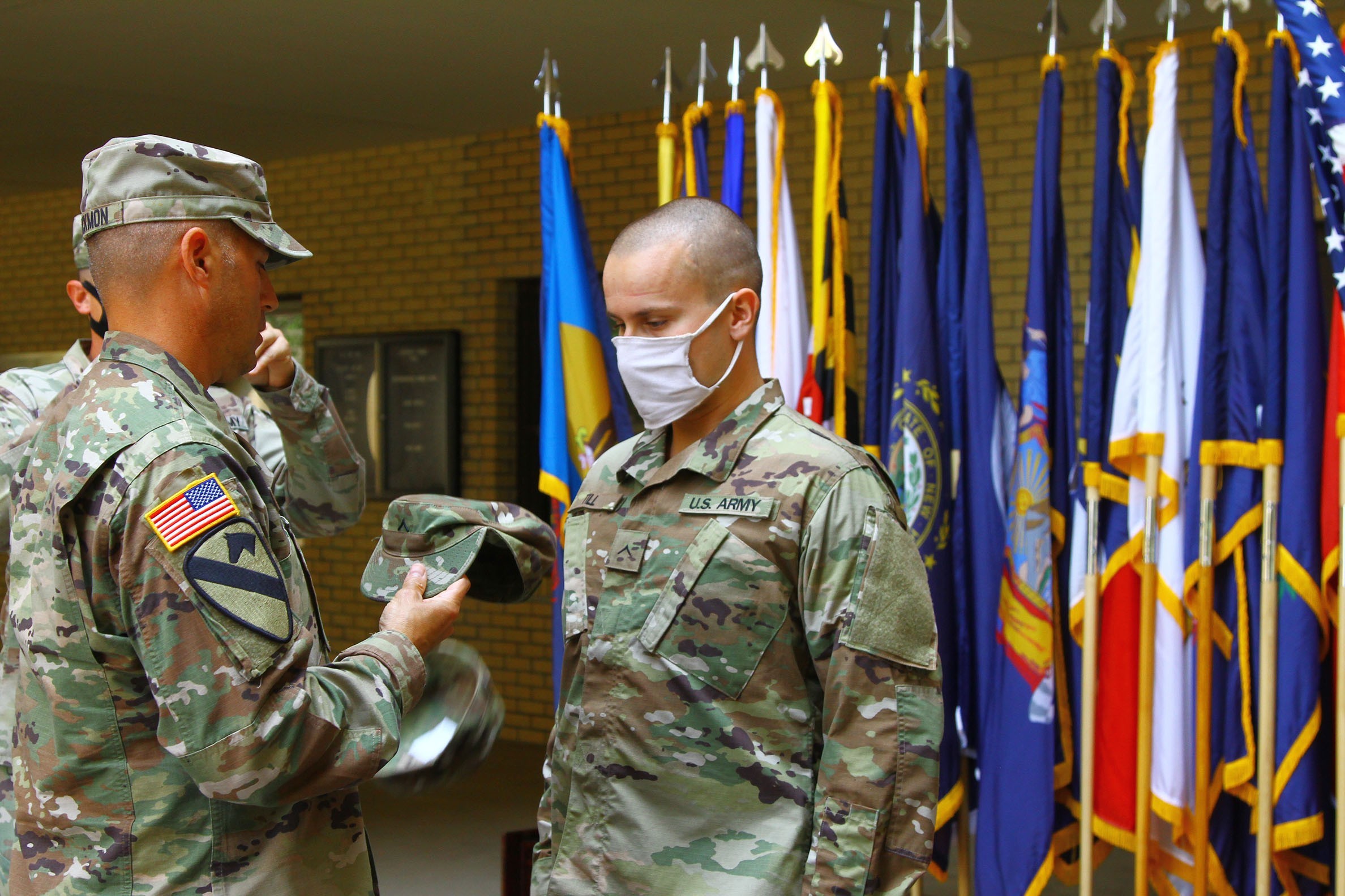 2 basic combat trainees stop suicide attempt, receive 'battlefield ...