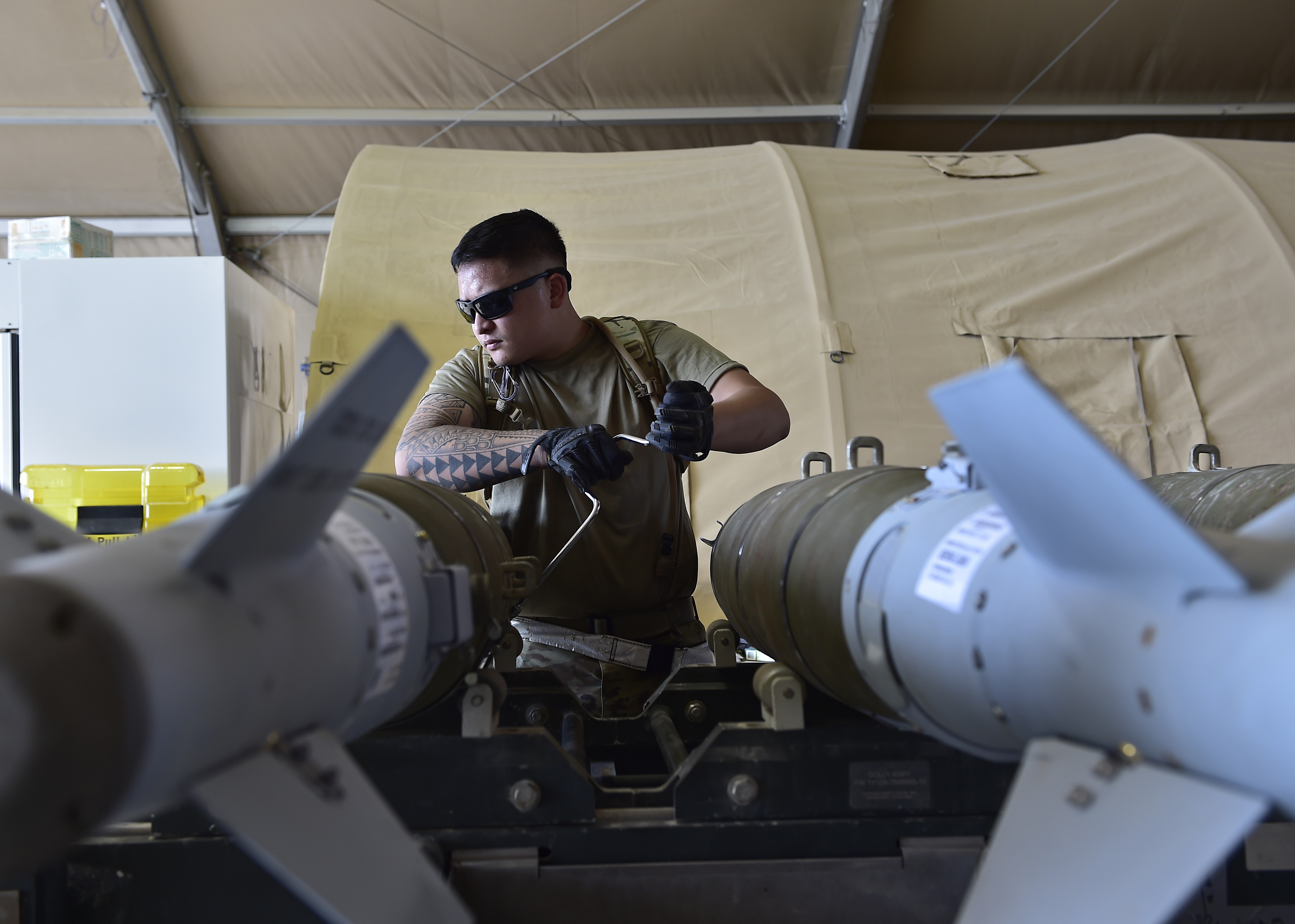 Munitions Airmen build munitions for follow-on forces > U.S. Air Forces ...
