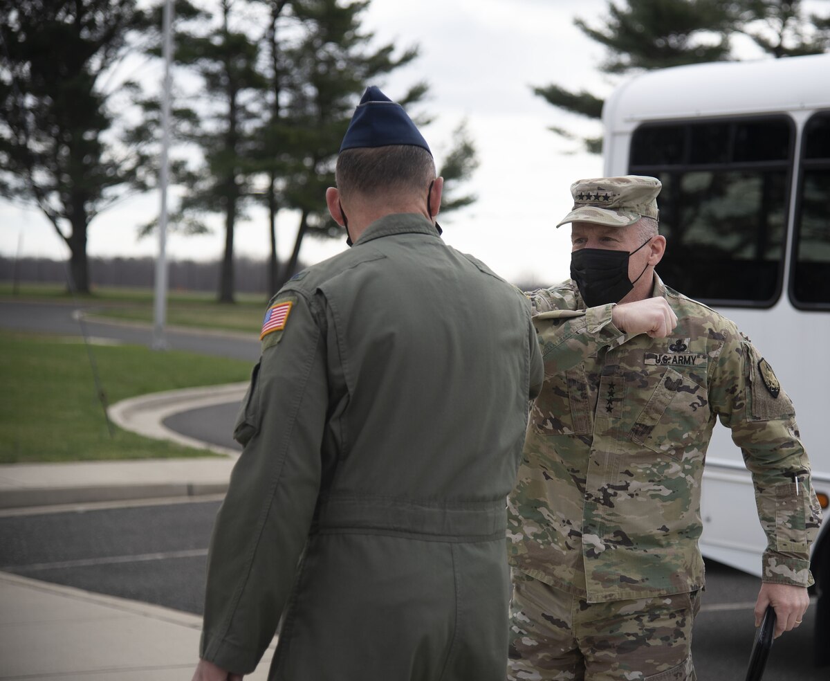 TRANSCOM Commander visits USAF Expeditionary Center Headquarters ...