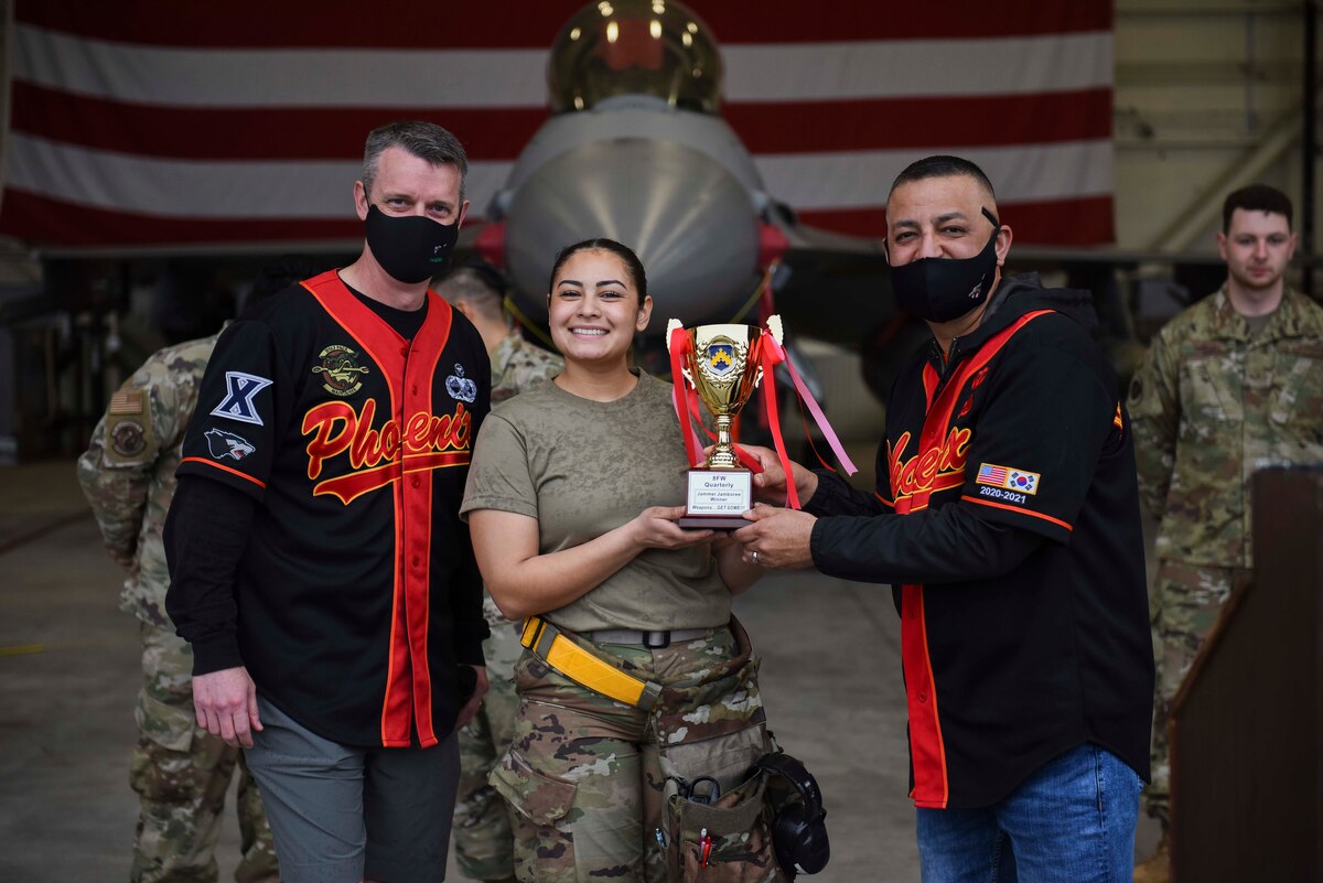 Juvats sweep crew chief, jammer, load crew competition > Kunsan Air ...