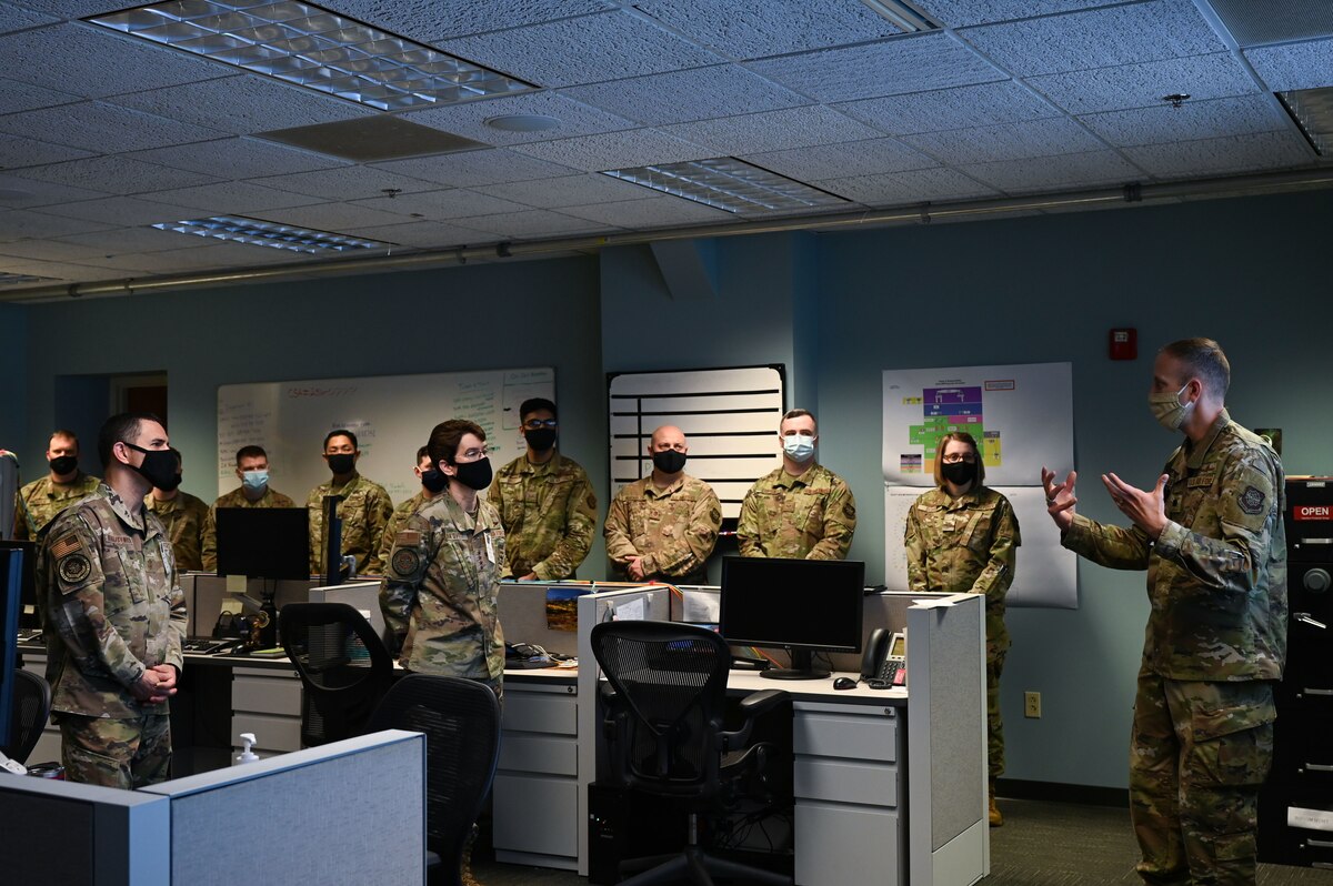 Scott showcases 375th AMW to AMC leaders > Scott Air Force Base > News