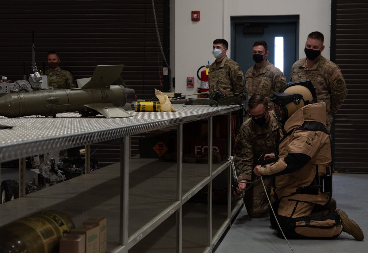 Scott showcases 375th AMW to AMC leaders > Scott Air Force Base > News