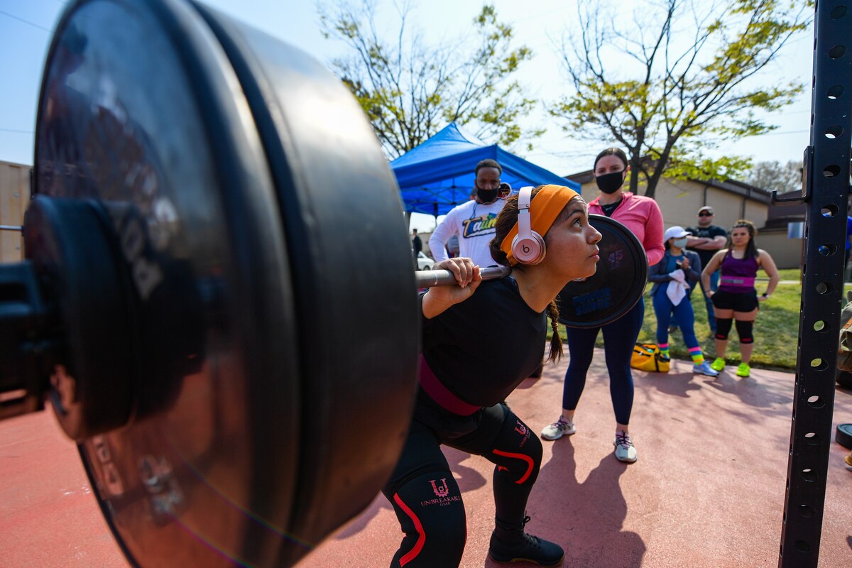 Power Lifting Competition > Osan Air Base > Article Display