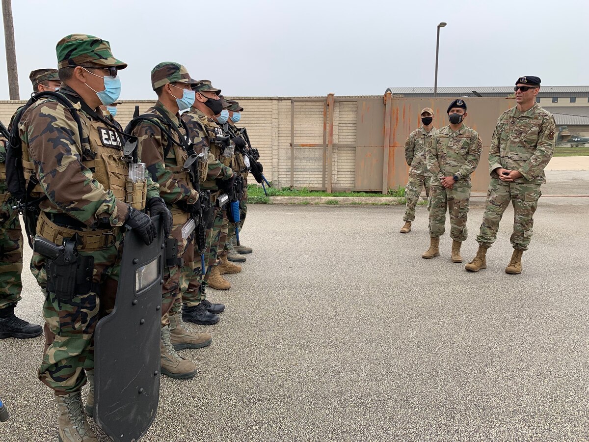 AETC Security Forces leaders visit IAAFA > 37th Training Wing > Article ...